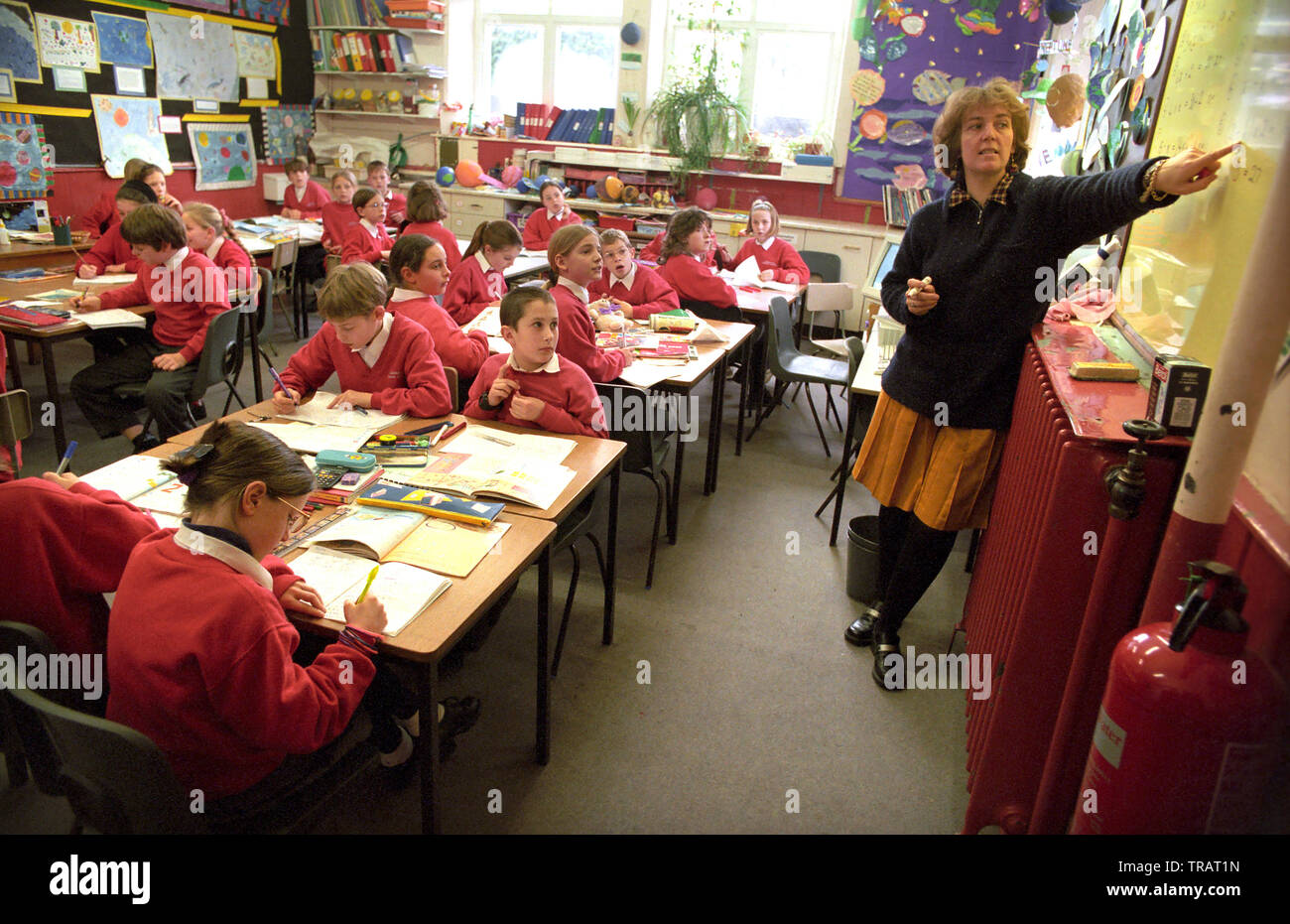 Primary classroom school uk hi-res stock photography and images - Alamy