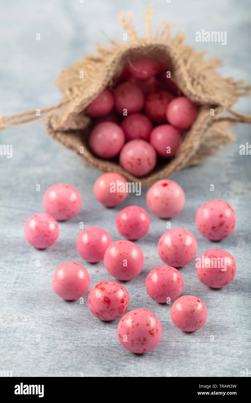 Pink Candy Chickpeas; Roasted chickpeas covered in chocolate, fruit ...