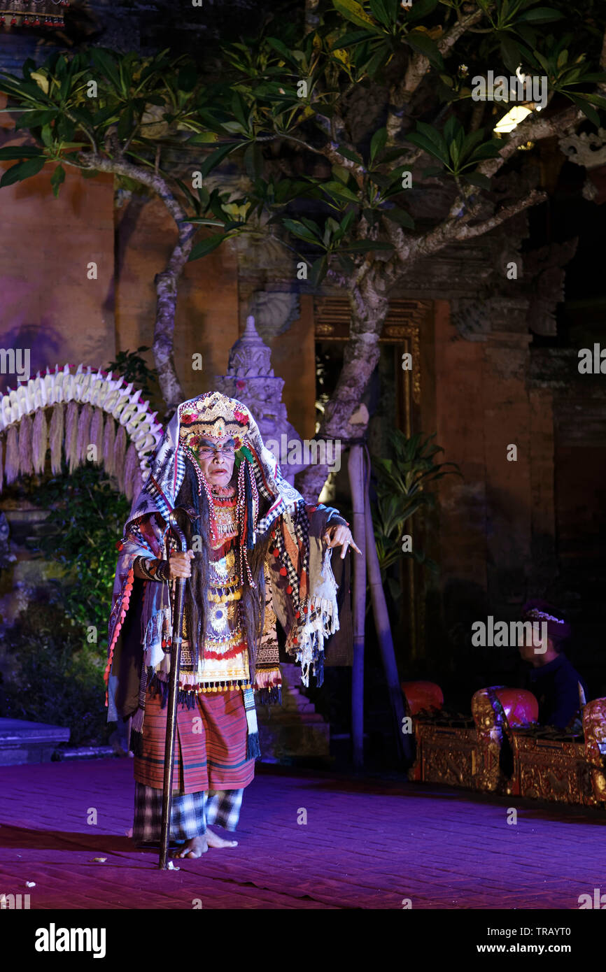 Ubud, Bali, Indonesia. 24th May, 2019. Giant monster Rangda ...