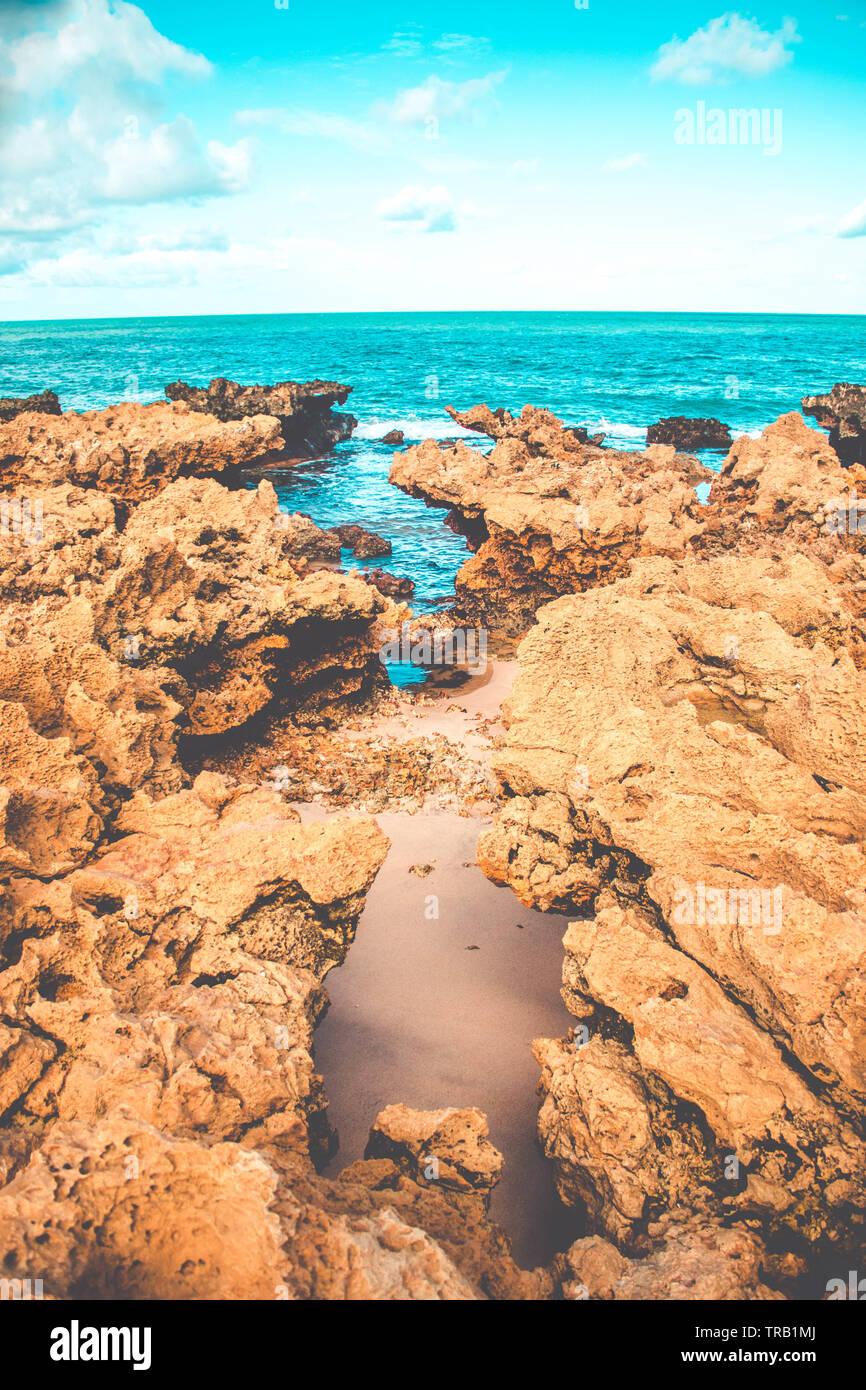 Stone splash hi-res stock photography and images - Alamy