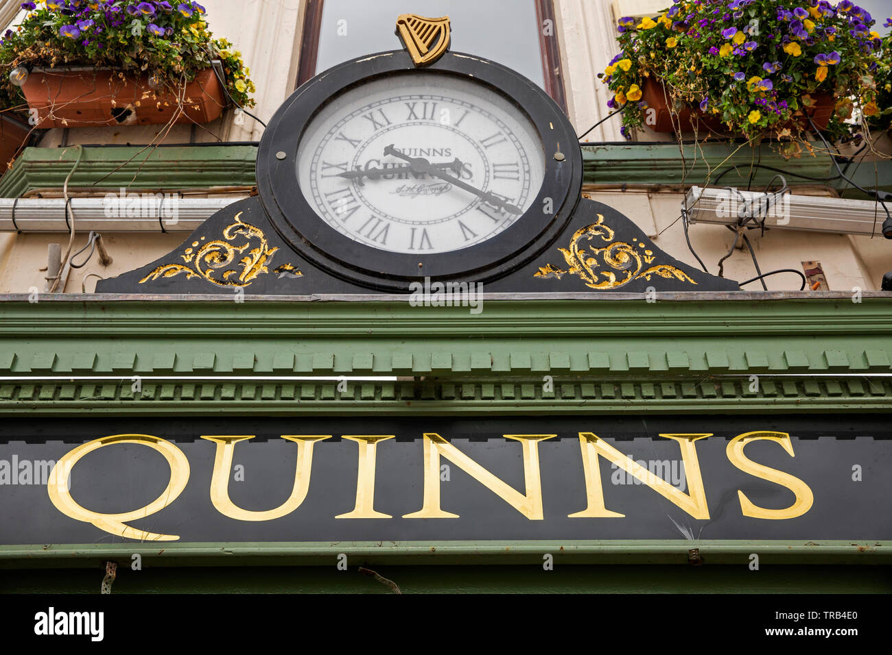 Guinness clock hi-res stock photography and images - Alamy