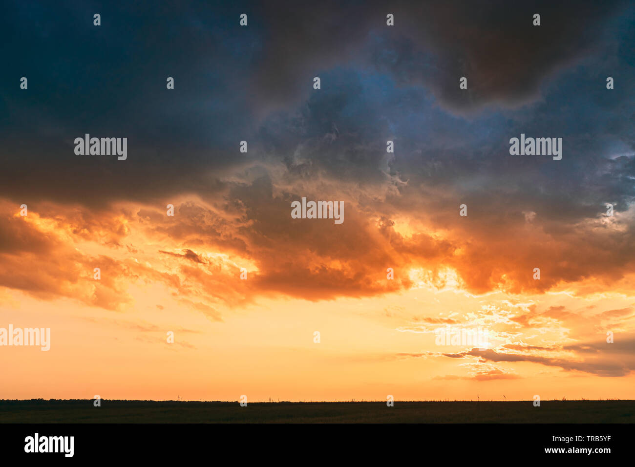 Different colours sunrise hi-res stock photography and images - Alamy