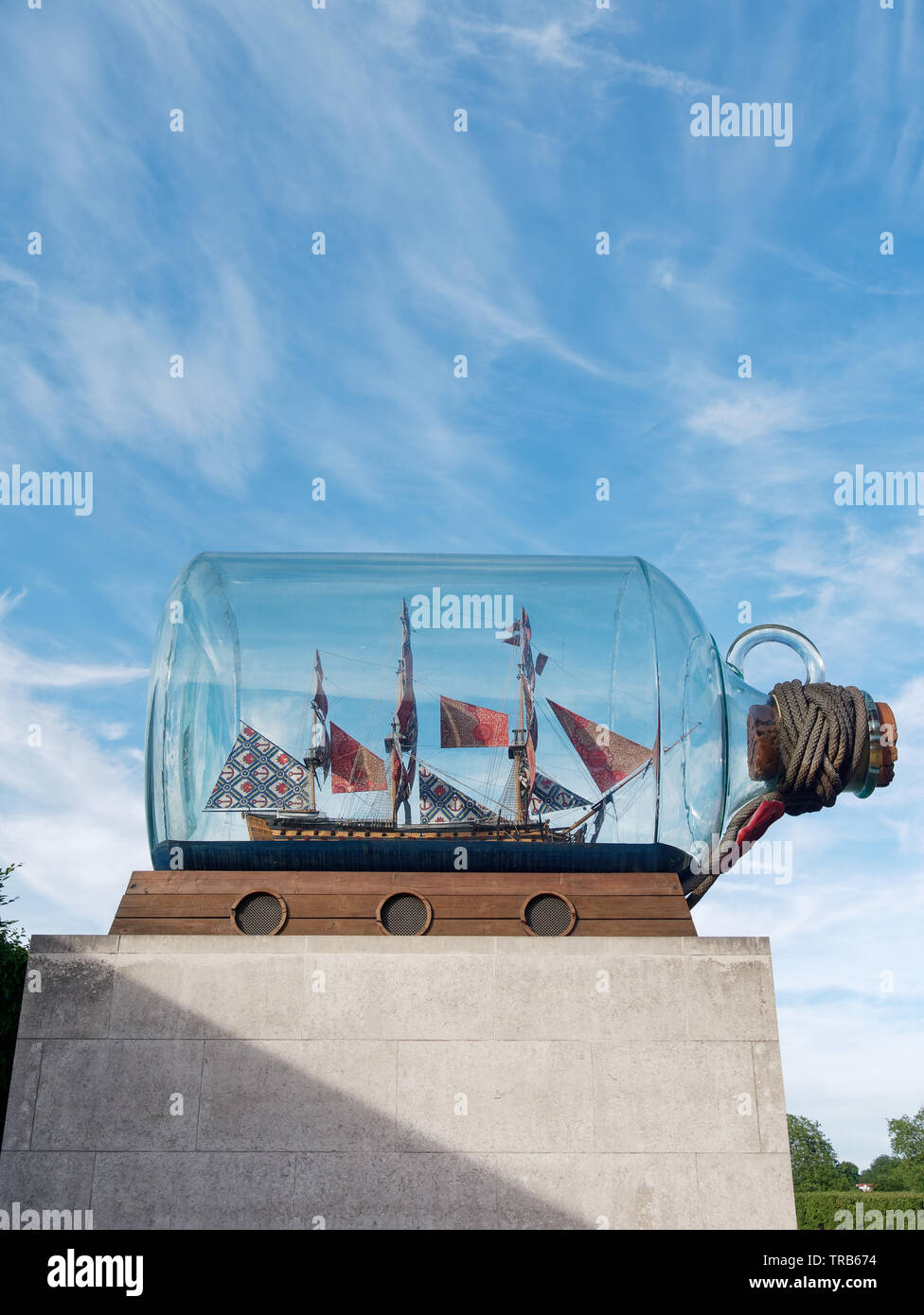 Nelson's Ship In A Bottle by Yinka Shonibare - Replica of Nelson's HMS ...
