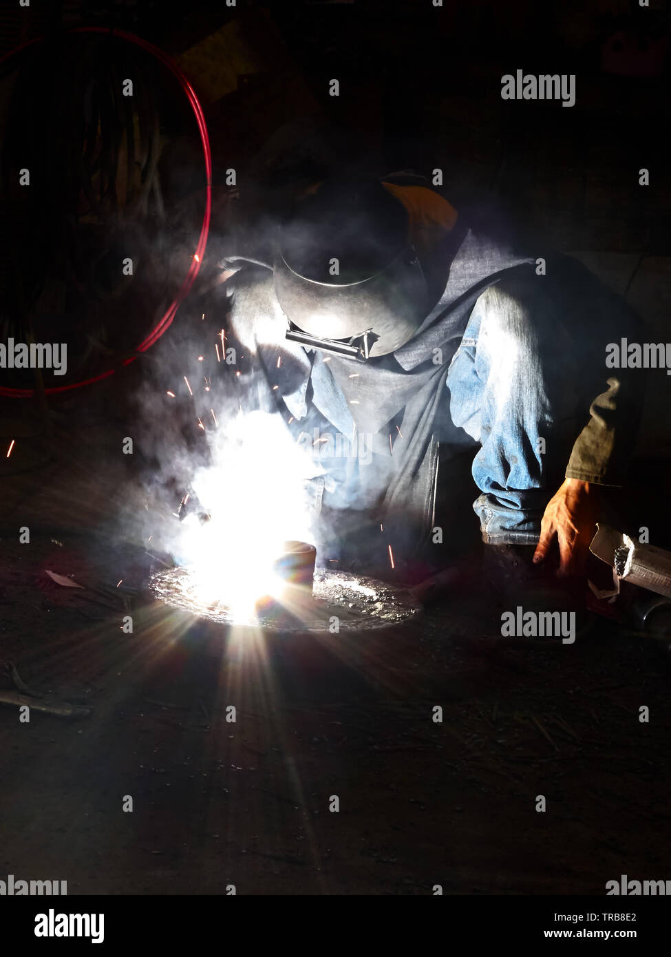 Gear production welding hi-res stock photography and images - Alamy