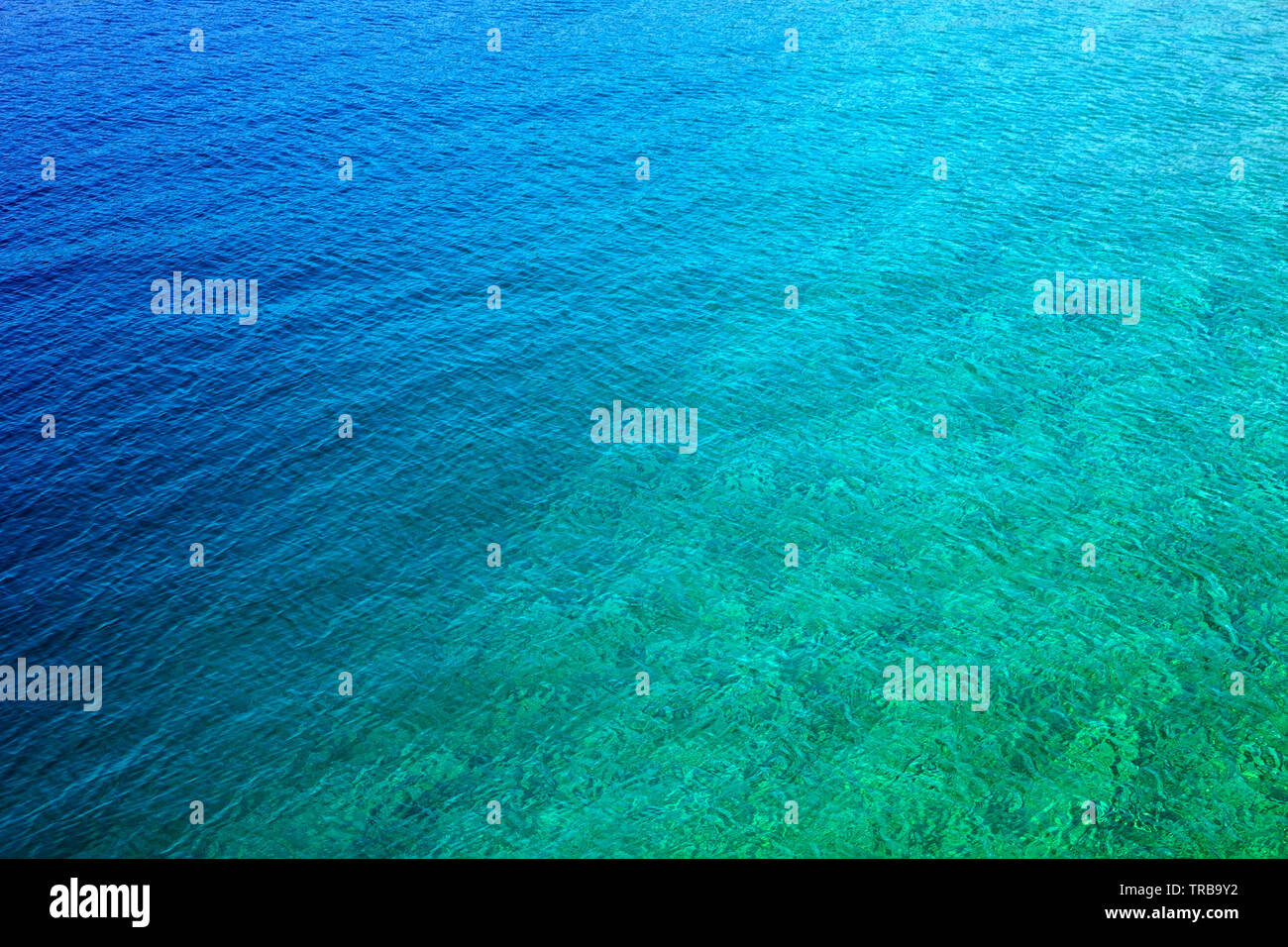Wave beach turquoise water close hi-res stock photography and images ...