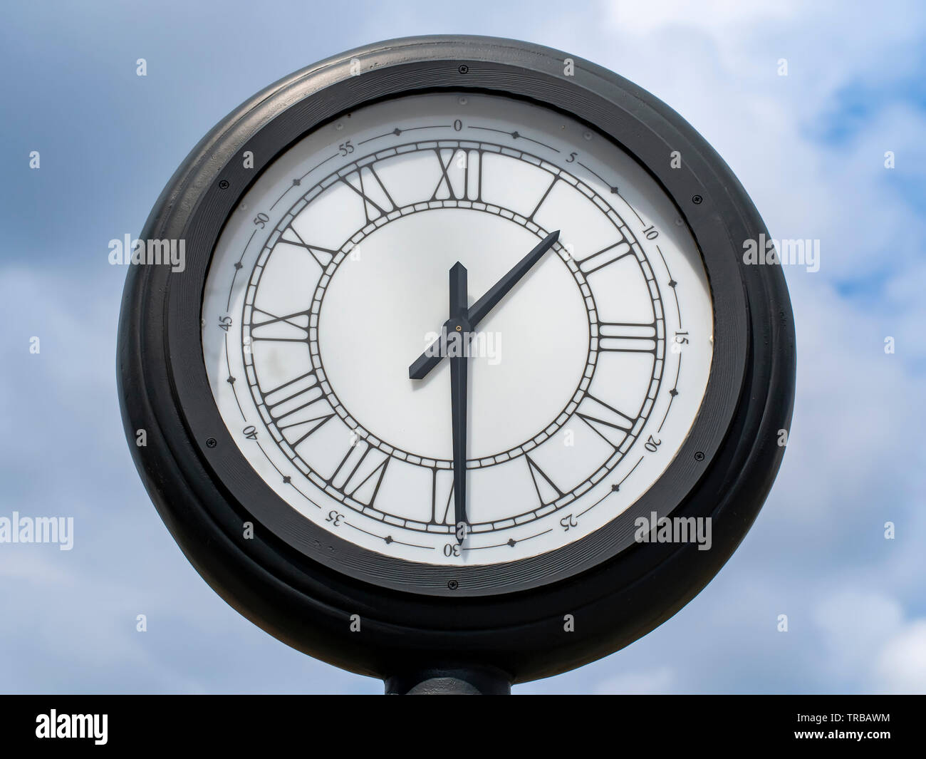 Half hour icon black hi-res stock photography and images - Alamy