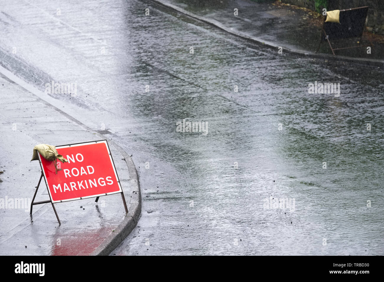 No road marking sign on new asphalt tar Stock Photo - Alamy