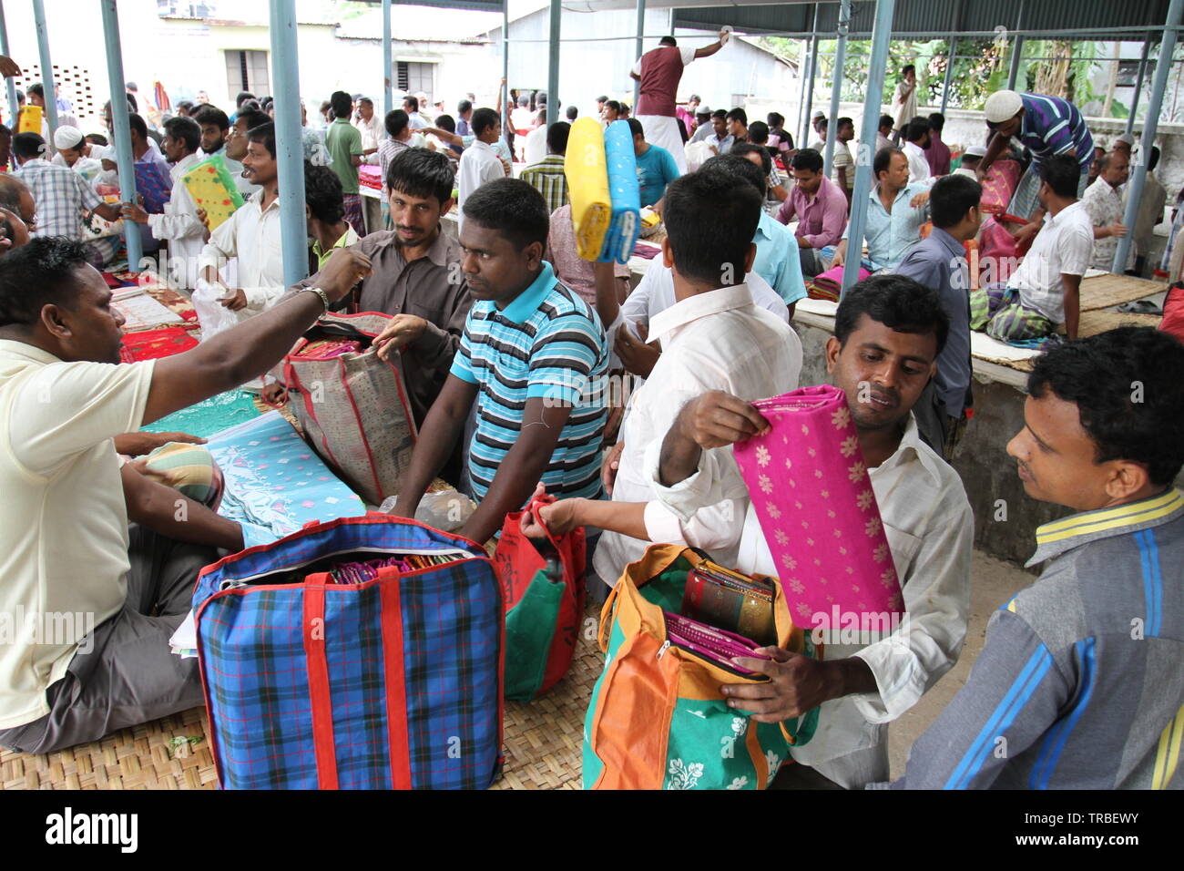 Jamdani is a fine muslin textile of Bengal, produced for centuries in ...