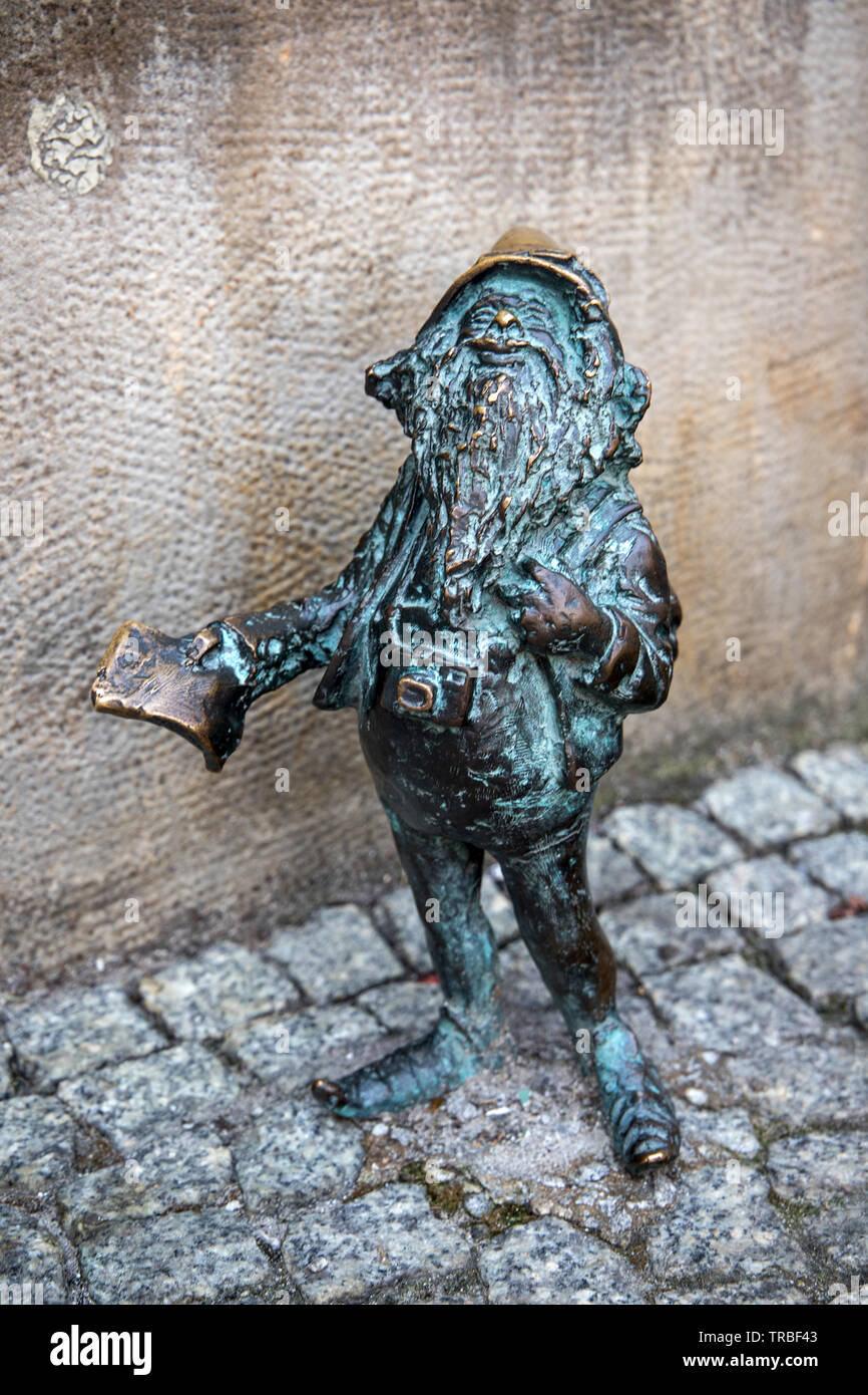 bronze dwarfs gnomes sculpture, symbol of Wroclaw city, Poland Stock ...