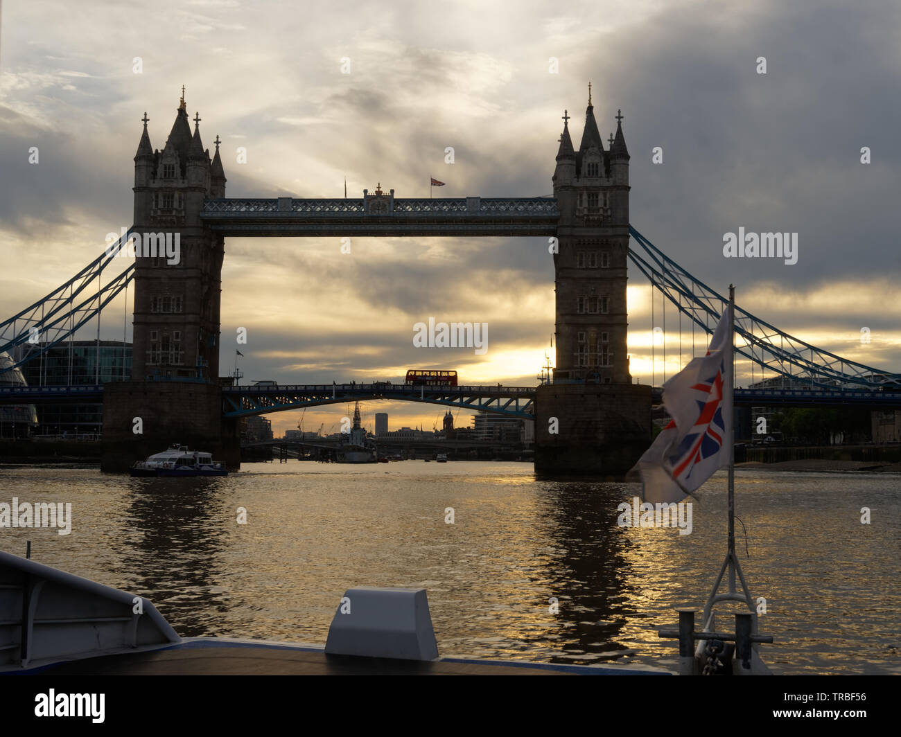 Monument silhouette bridge tourism tower night hi-res stock photography ...