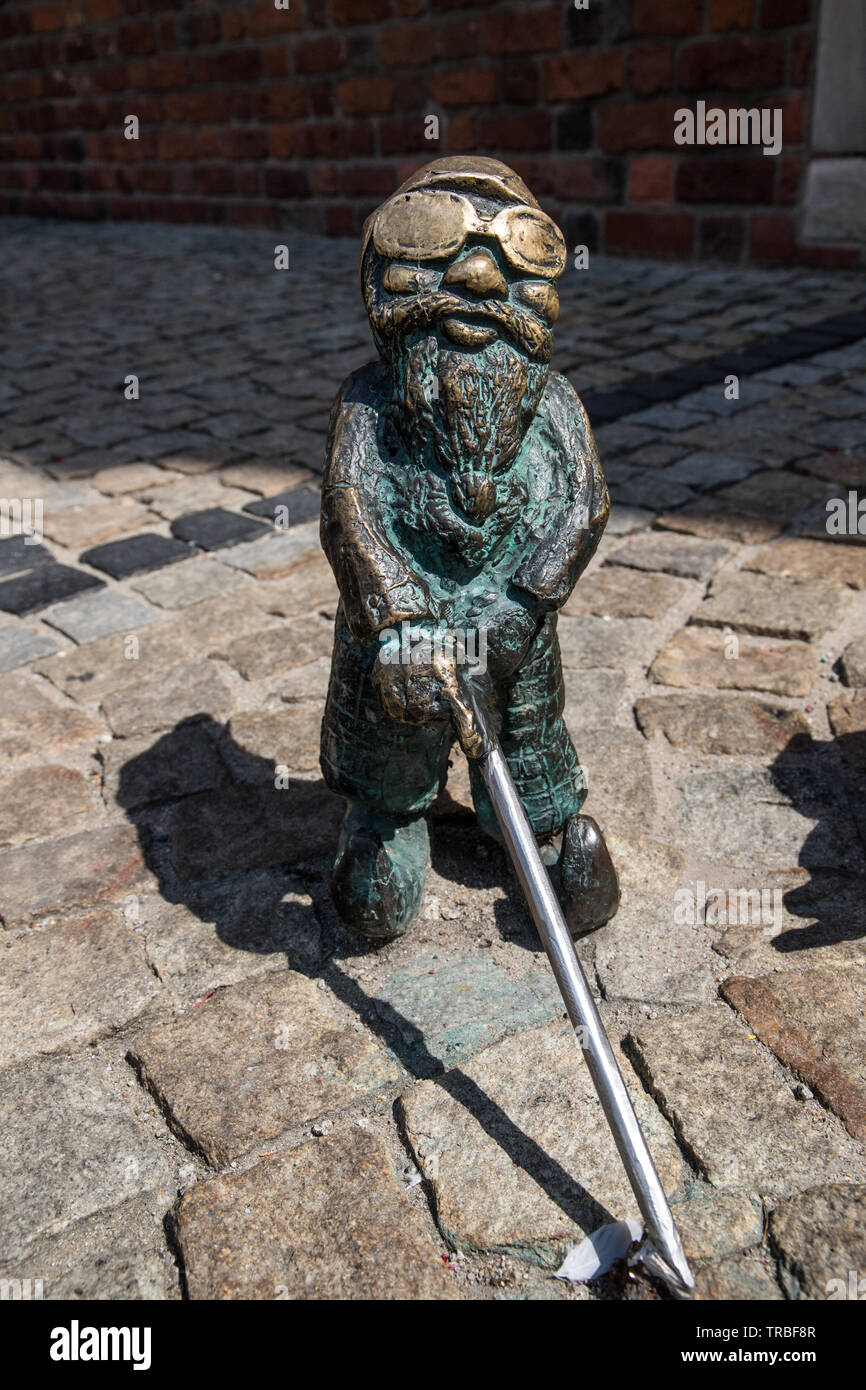 bronze dwarfs gnomes sculpture, symbol of Wroclaw city, Poland Stock ...
