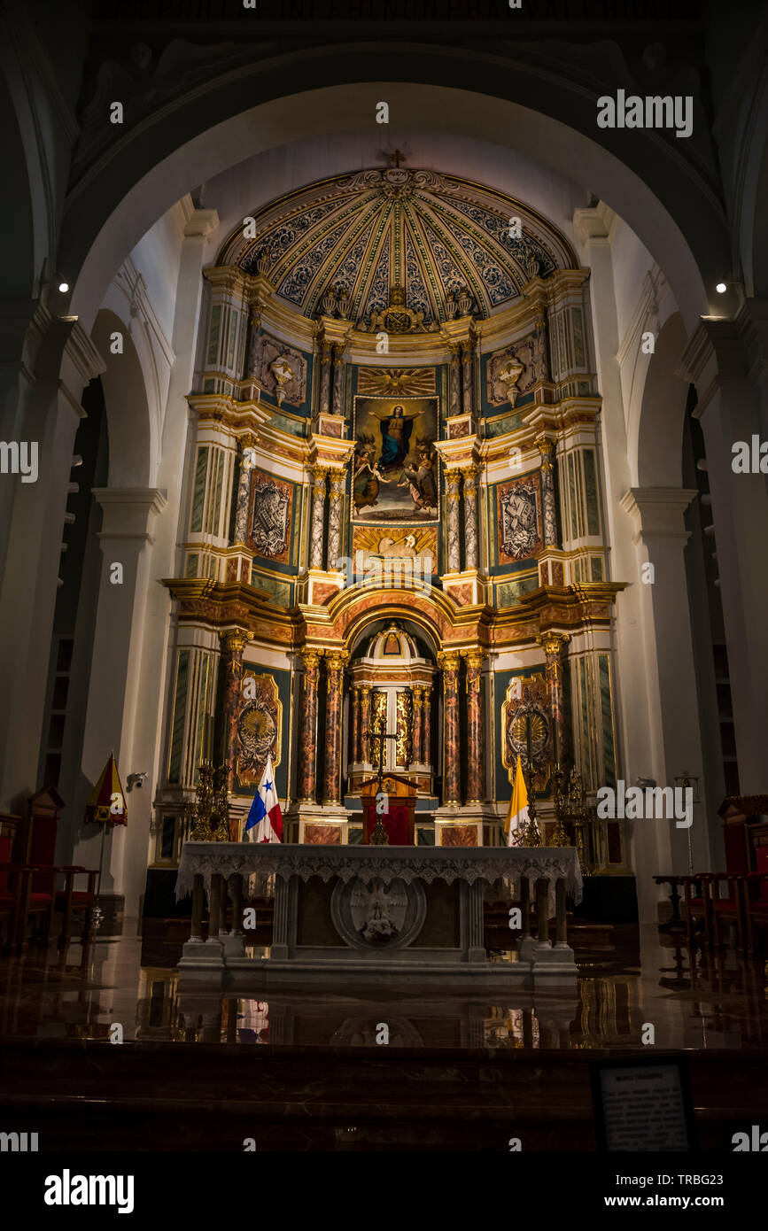 Ábside of the newly renovated Panama Metropolitan cathedral Stock Photo ...