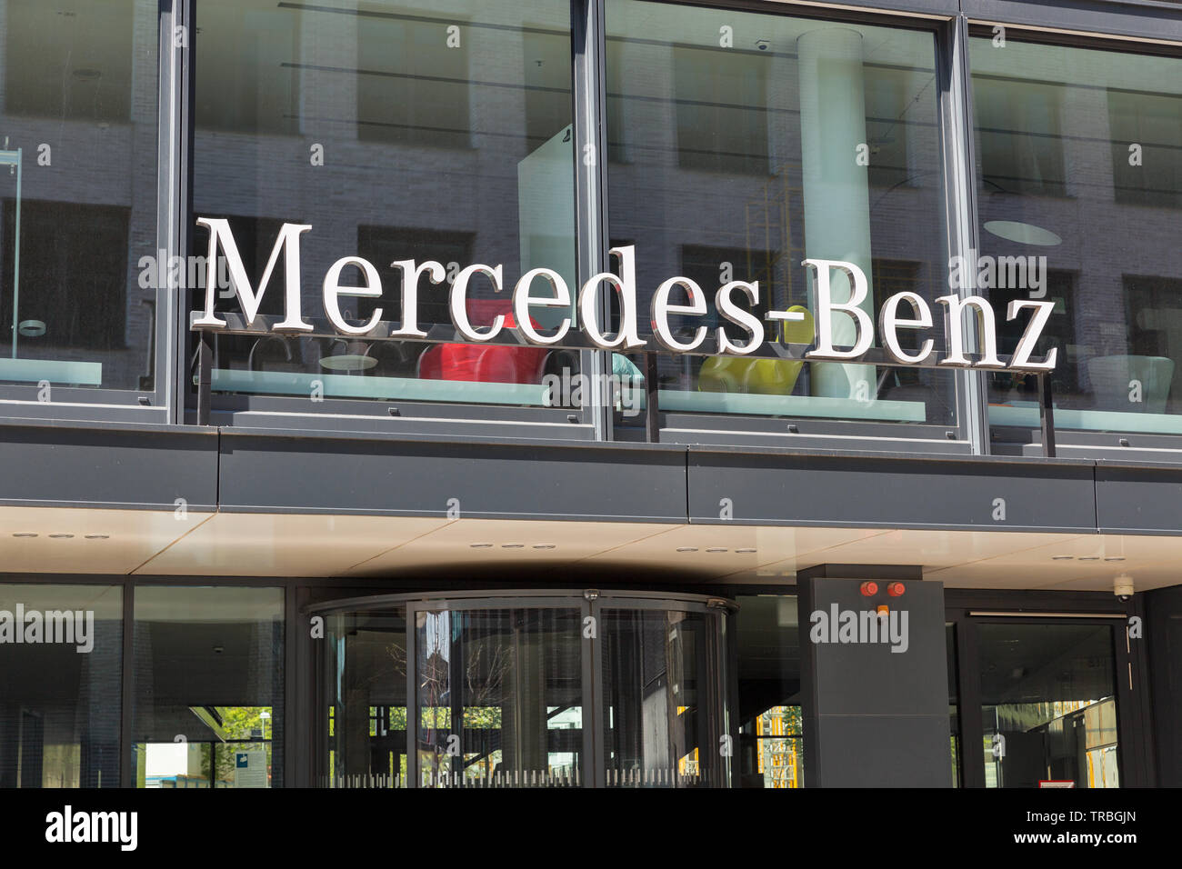 Mercedes skyscraper hi-res stock photography and images - Alamy