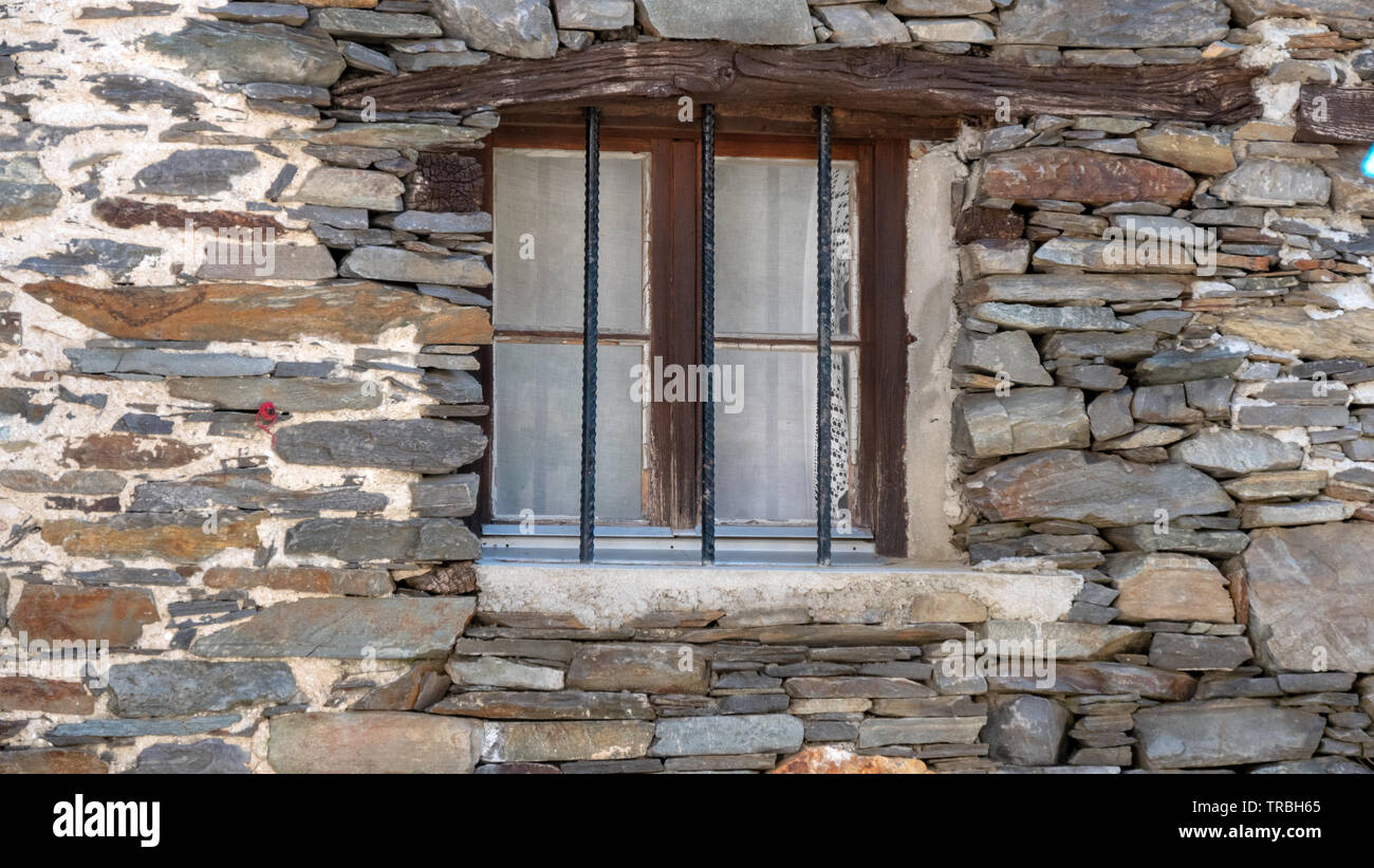Medieval archtecture hi-res stock photography and images - Alamy