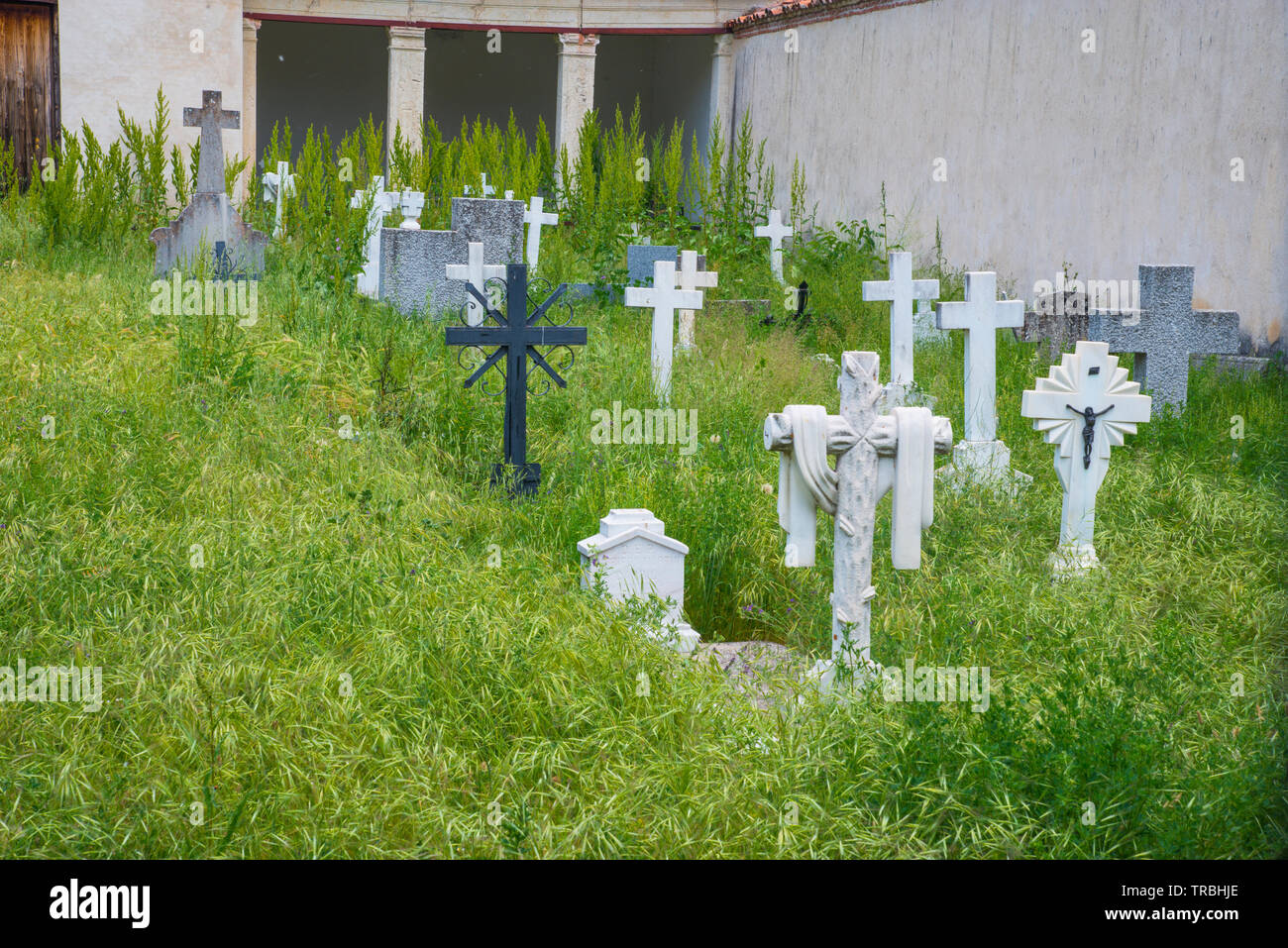 Peaceful graveyards hi-res stock photography and images - Alamy