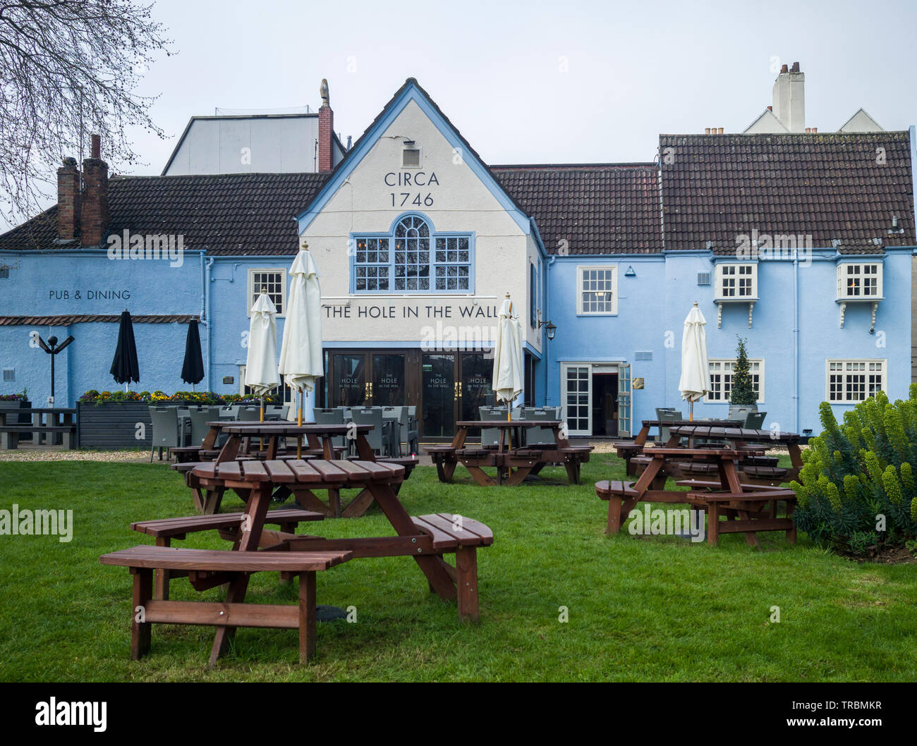 The Hole in the Wall pub bar and restaurant located in the centre of ...