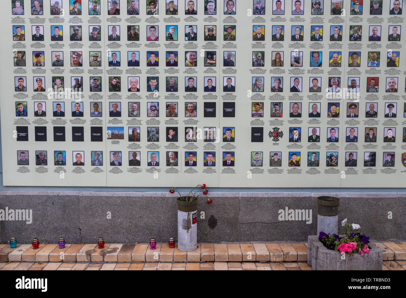 Memorial wall of ukrainian soldiers hi-res stock photography and images ...