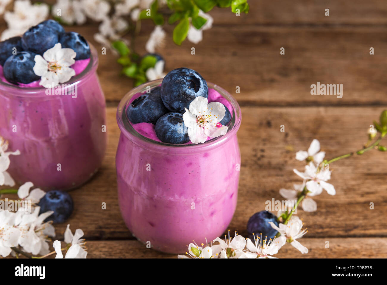Yoghurt and flower hi-res stock photography and images - Alamy