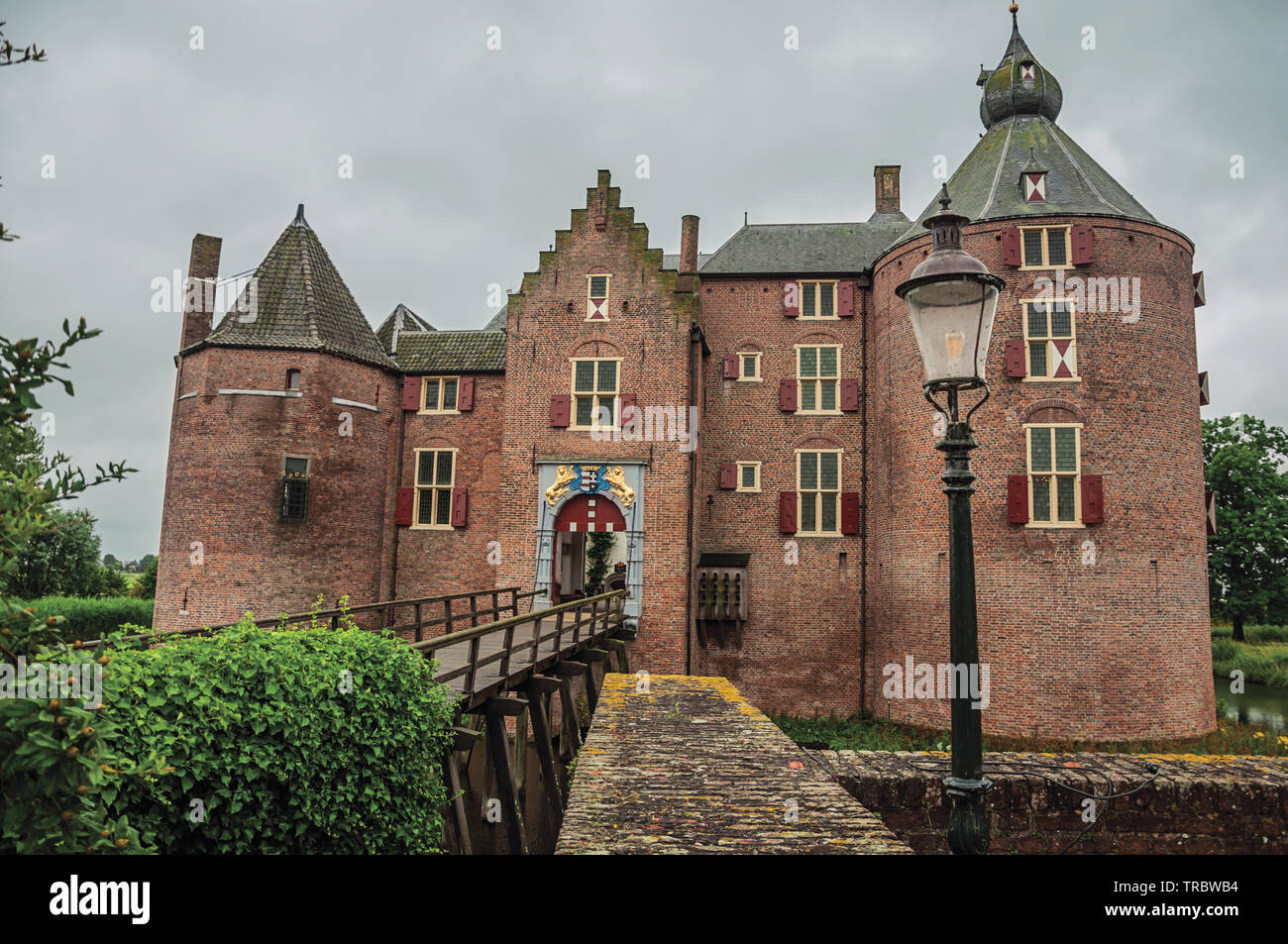 Medieval water filled moat hi-res stock photography and images - Alamy