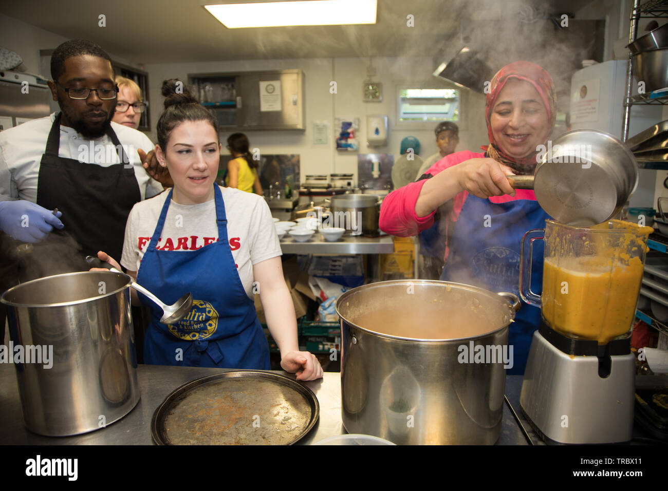 Community catering hi-res stock photography and images - Alamy