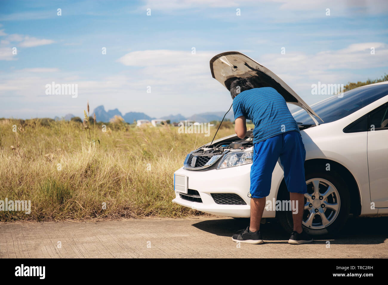 Checking cars hi-res stock photography and images - Alamy