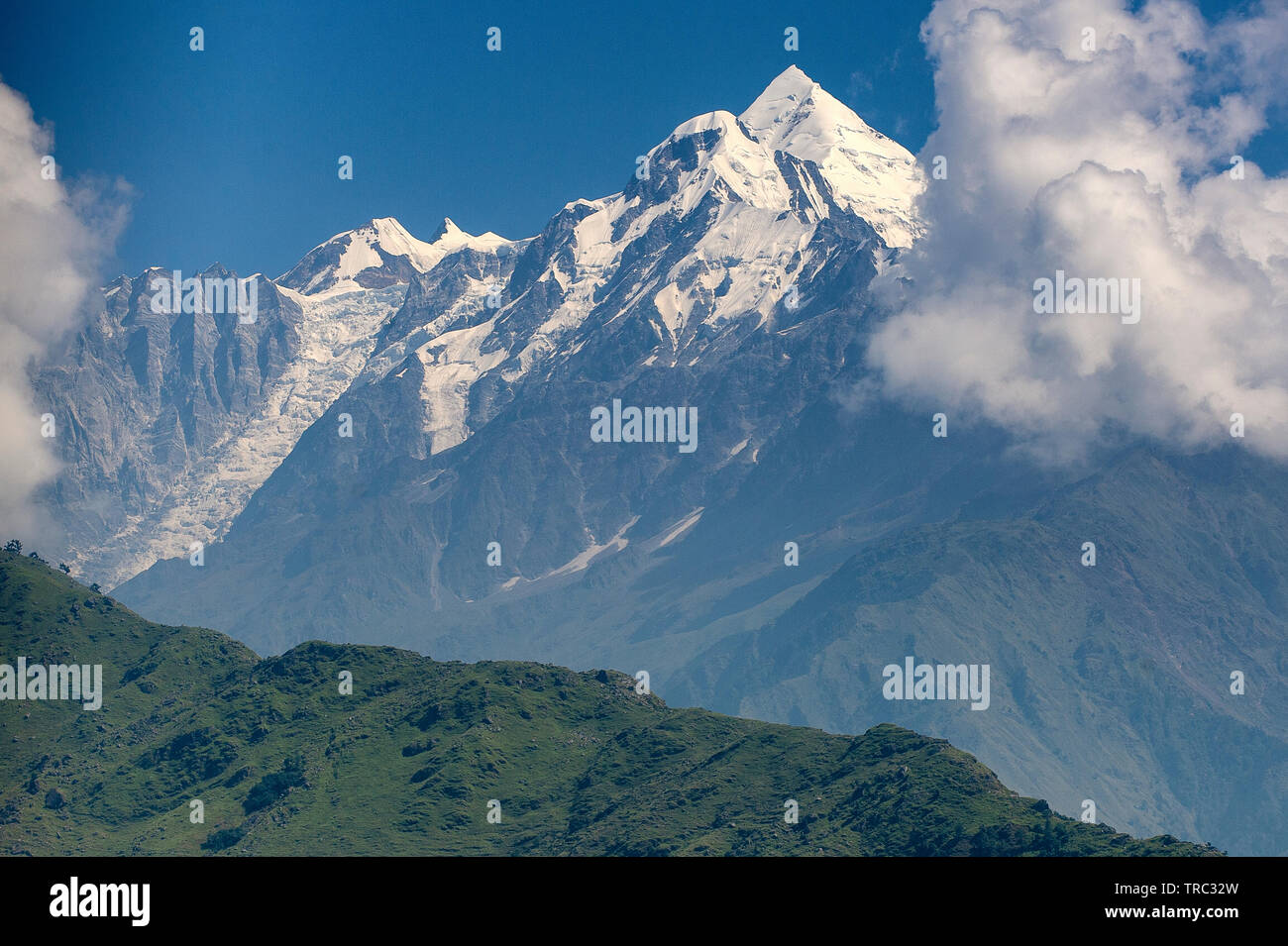 Panchachuli peaks pithoragarh hi-res stock photography and images - Alamy