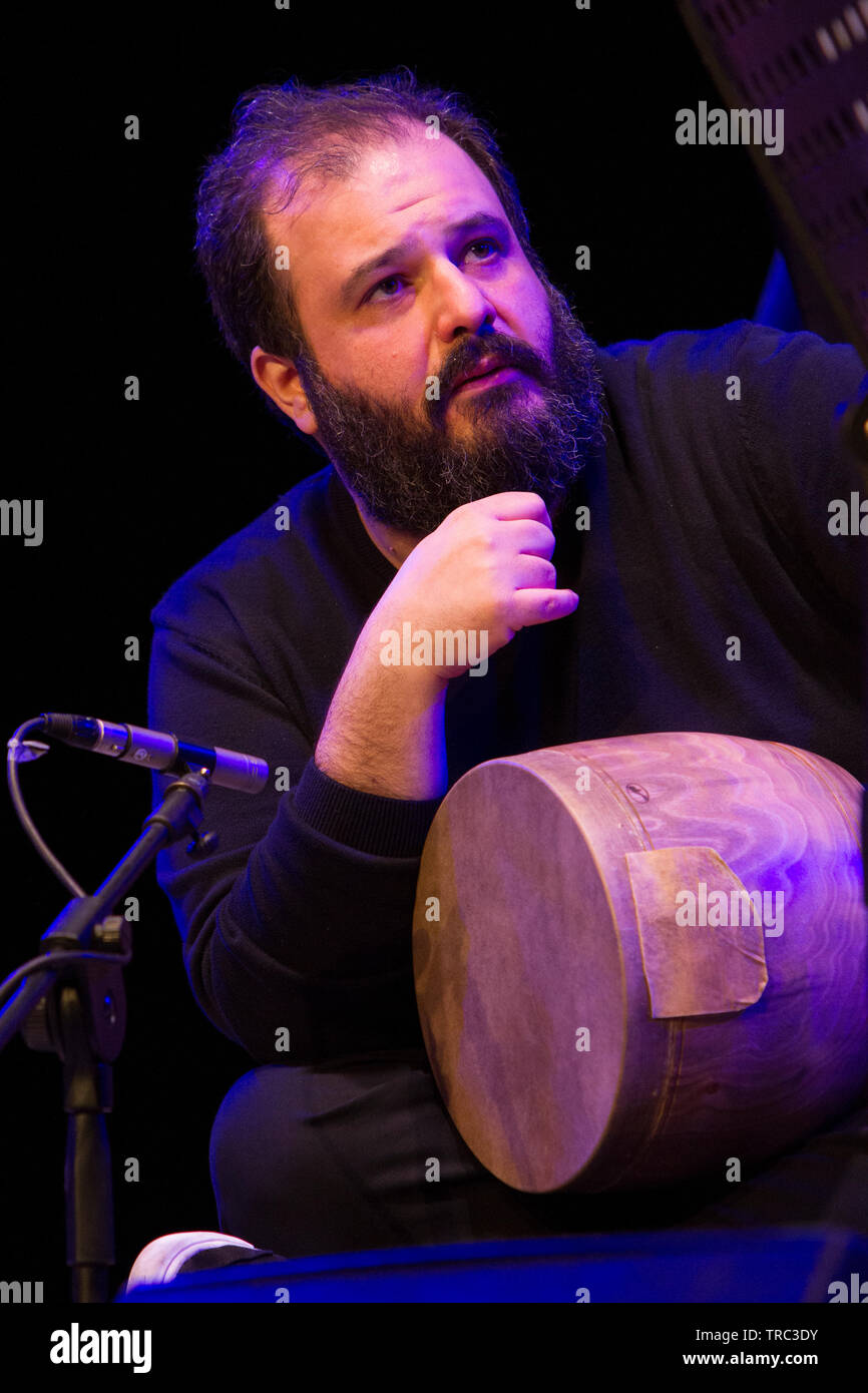 Goblet drum player hi-res stock photography and images - Alamy