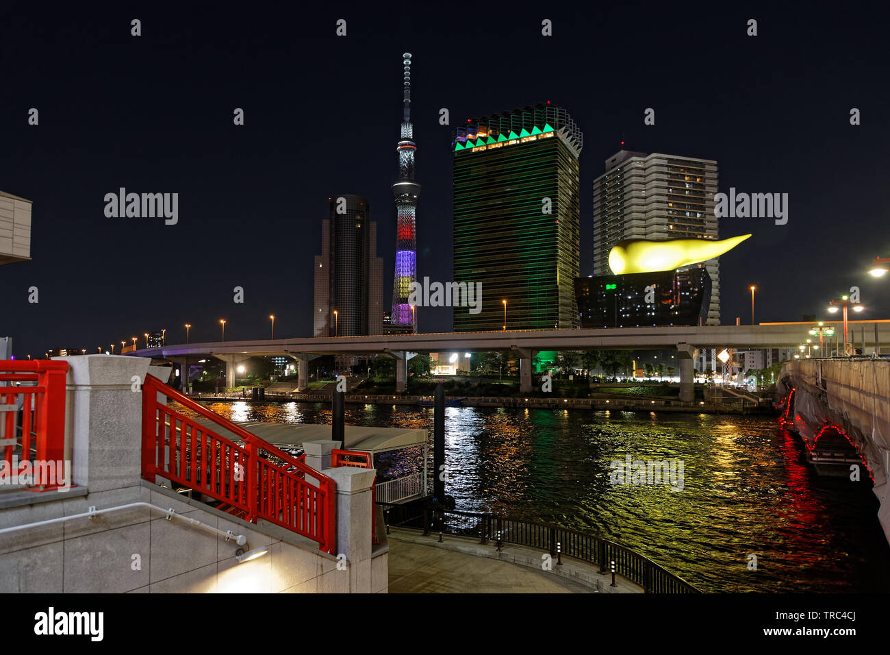 TOKYO, JAPAN, May 11, 2019 : Sumida river banks by night. The Greater ...