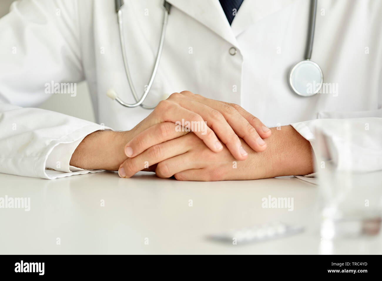 One doctor hi-res stock photography and images - Alamy