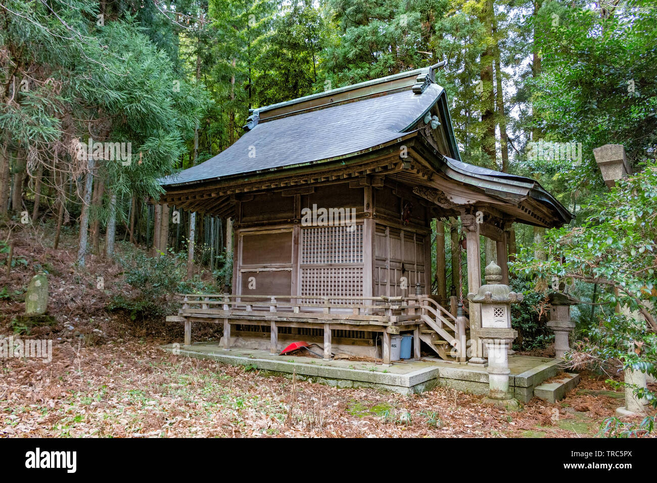 Small wooden Shinto shrine on mountain, Wakura Onsen seaside resort ...