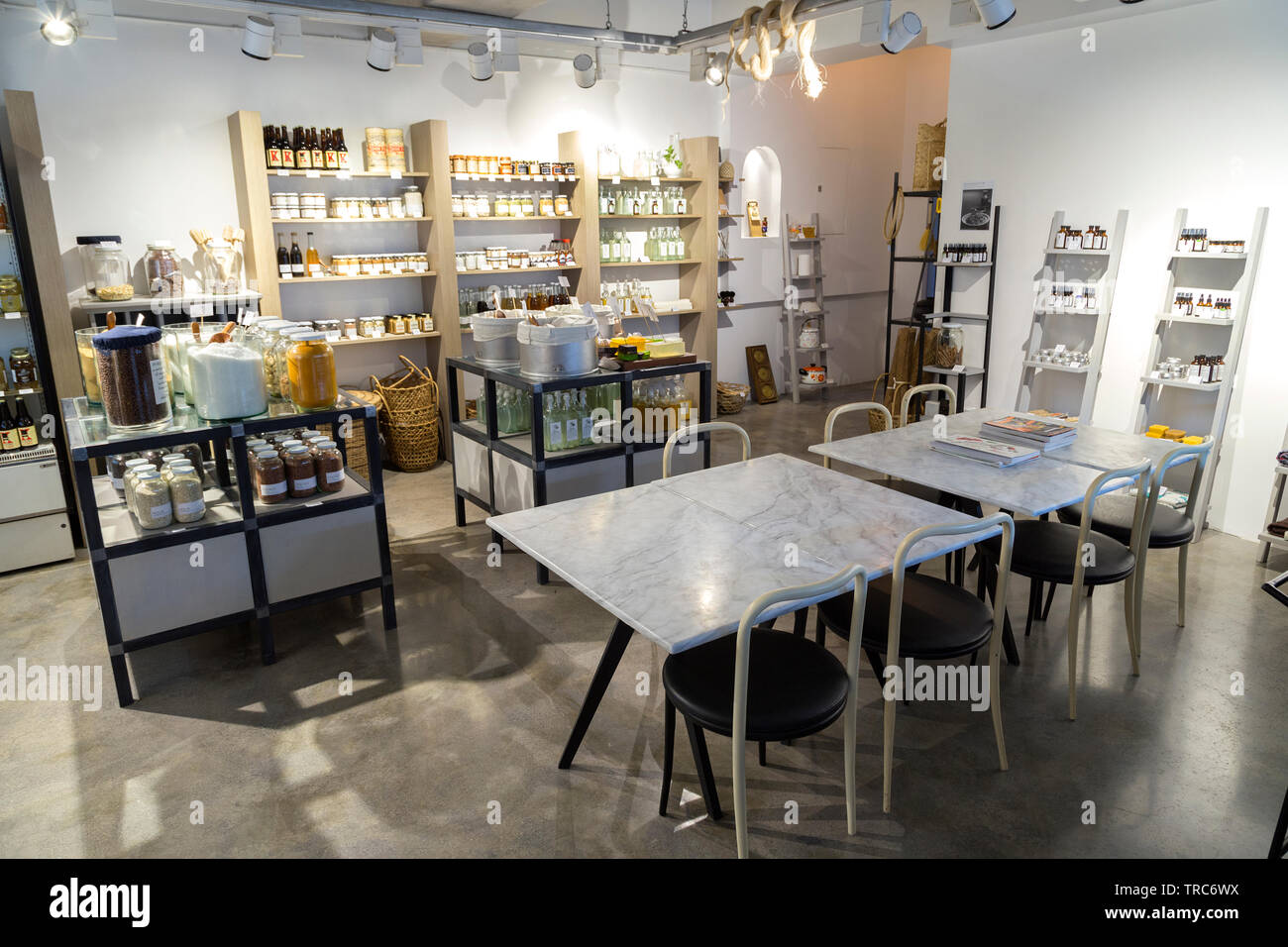 Busy shop interior hi-res stock photography and images - Alamy