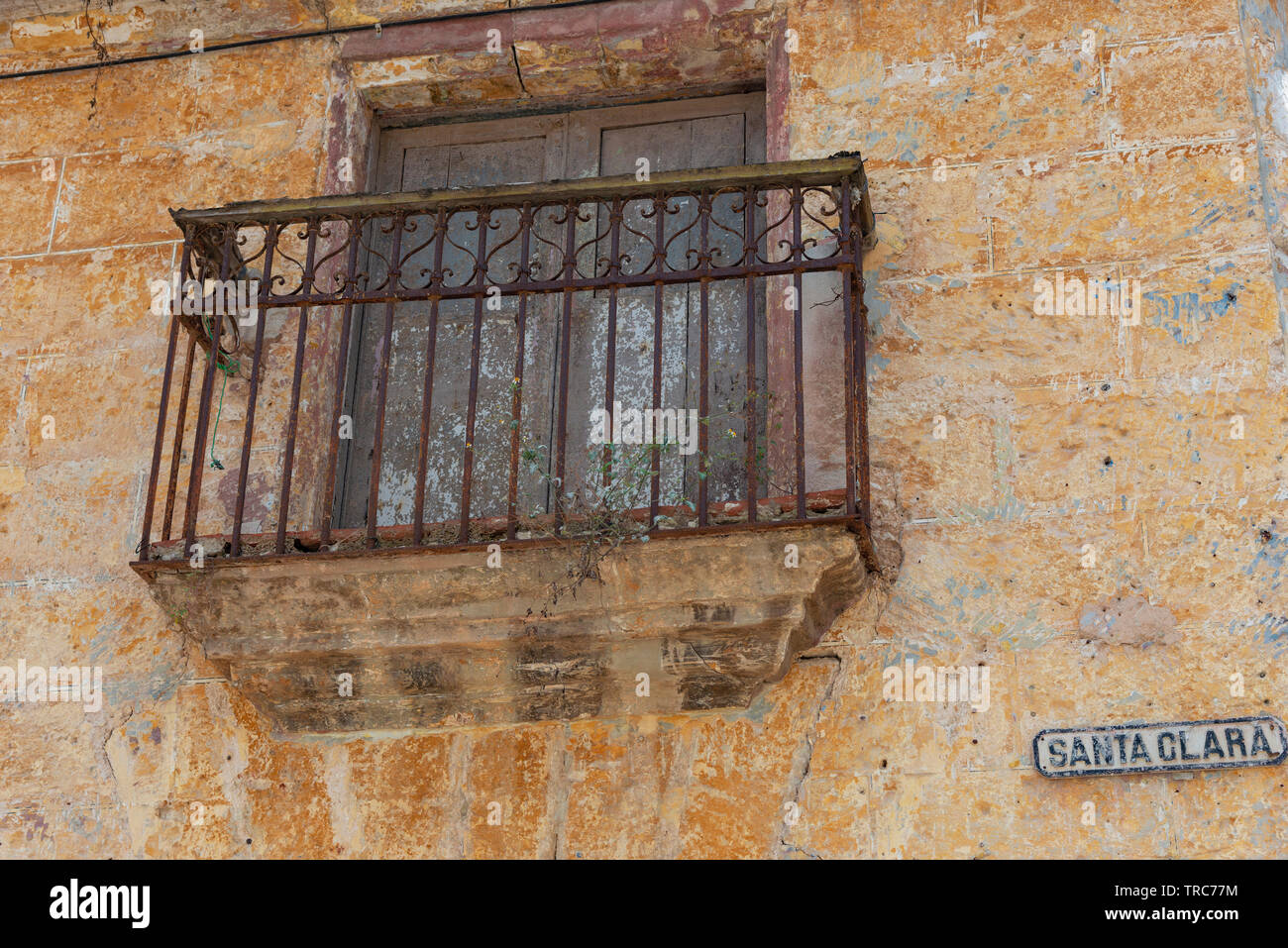 Spanish colonial architecture havana cuba hi-res stock photography and ...