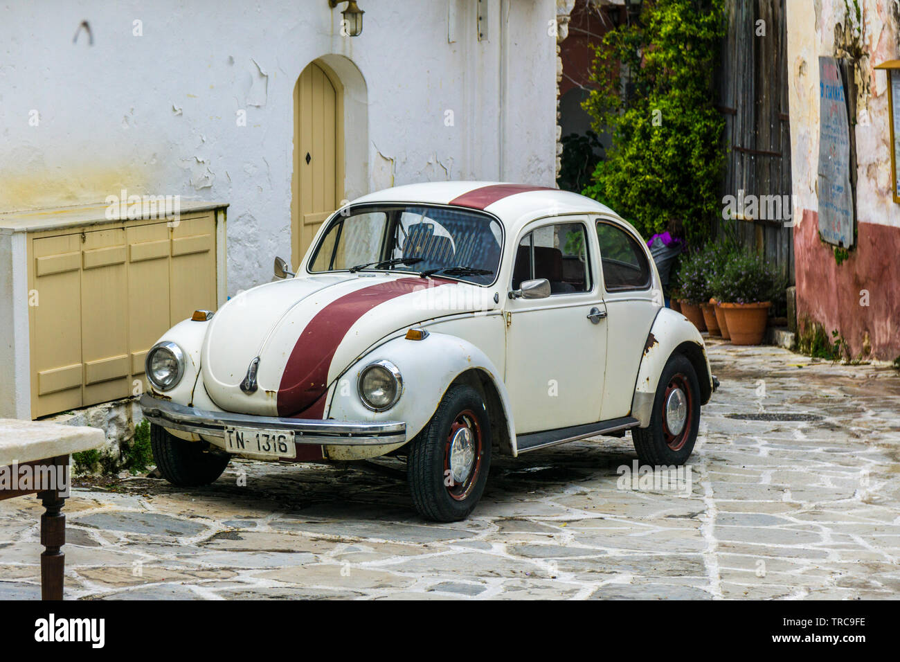 Red beetle car classic hi-res stock photography and images - Alamy