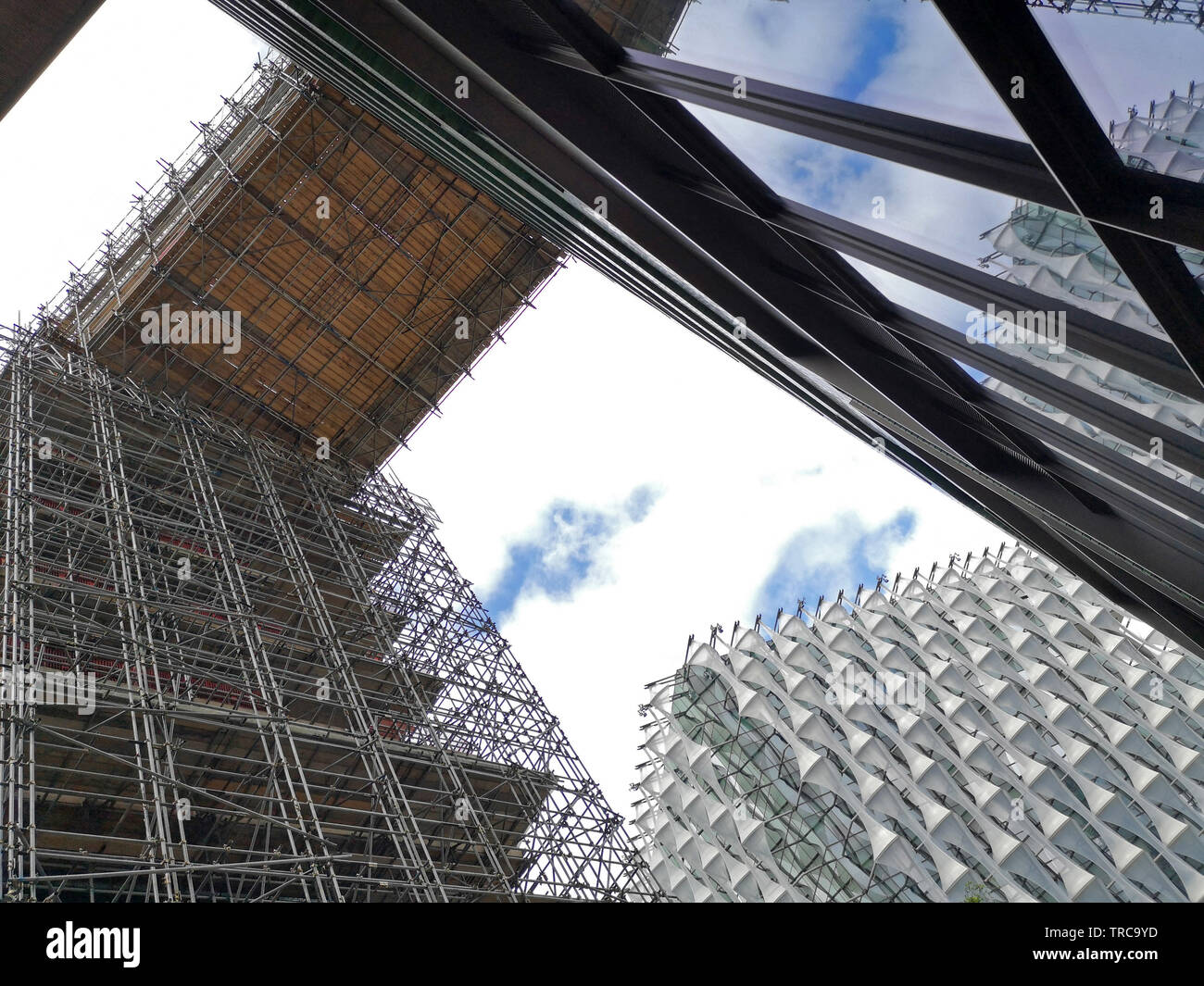 Sky swimming pool nine elms hi-res stock photography and images - Alamy