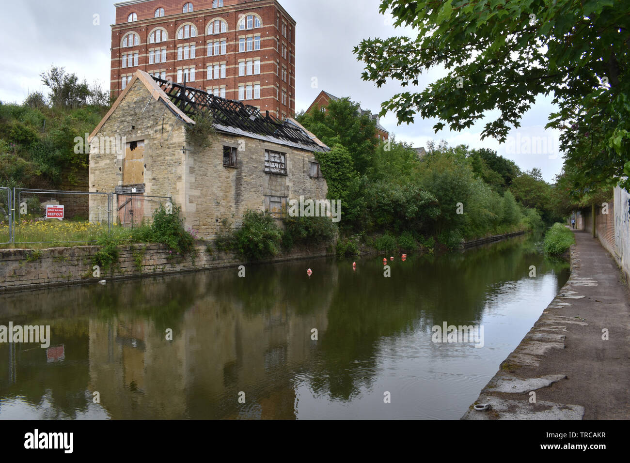 The Thames and Severn canal in Stroud, Gloucestershire Stock Photo - Alamy