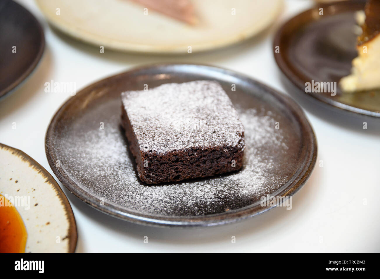 Icing powder hi-res stock photography and images - Alamy