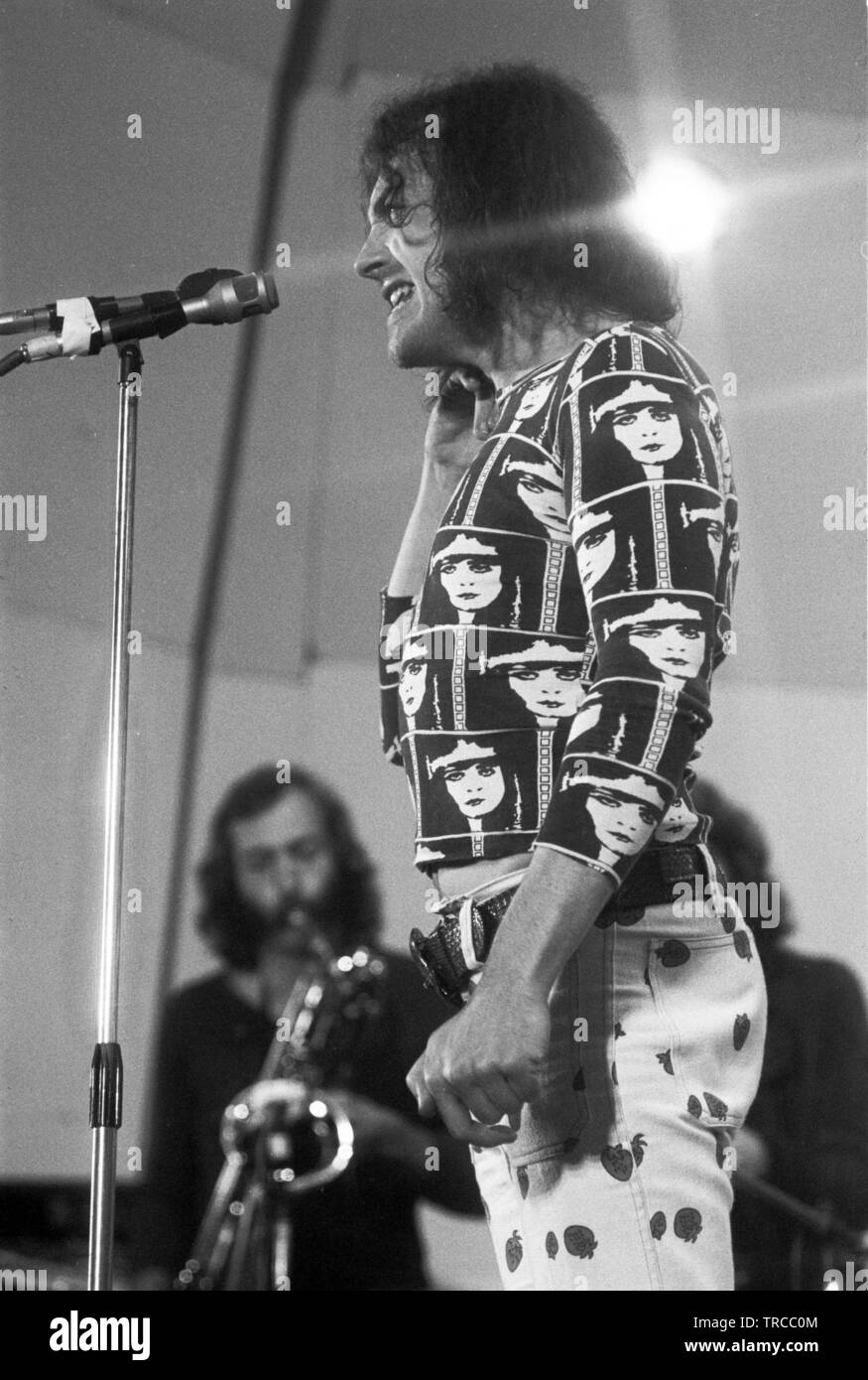 Live joe cocker hi-res stock photography and images - Alamy