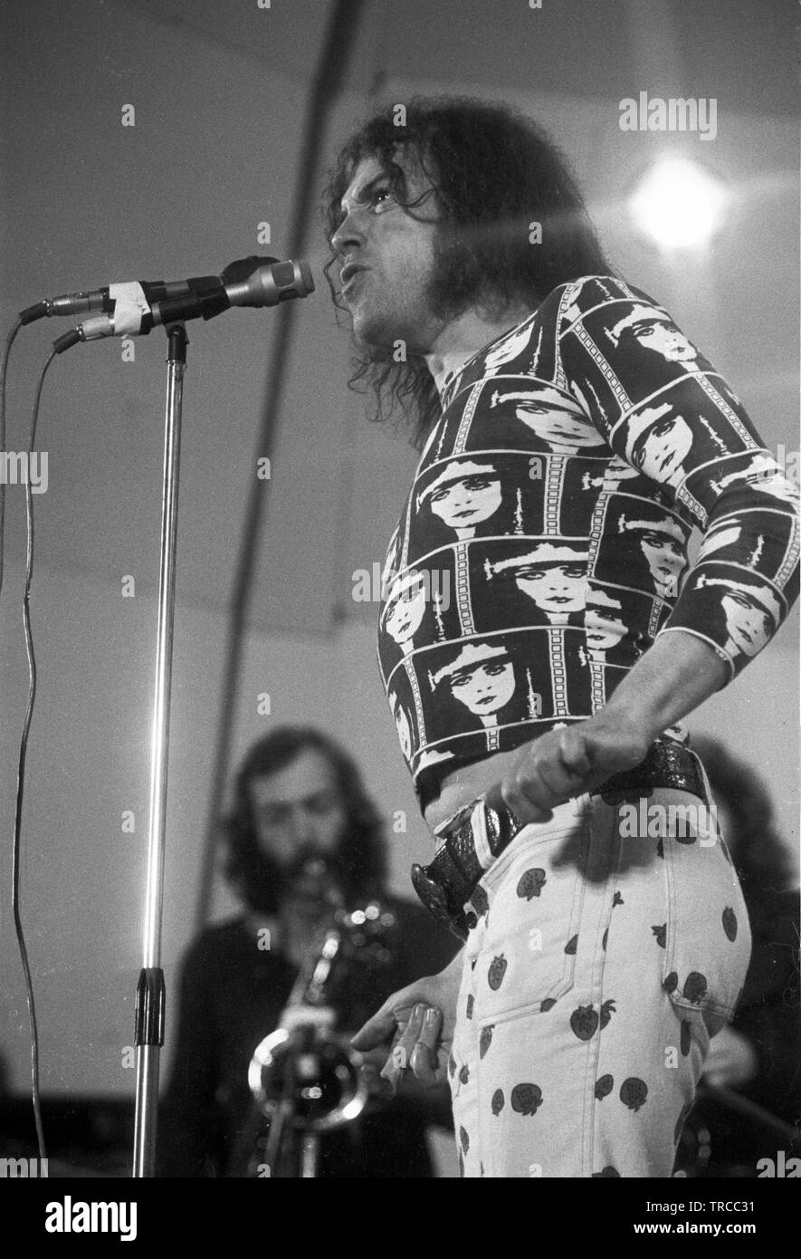 LONDON - JUNE 03: Joe Cocker performs live on stage at Crystal Palace ...