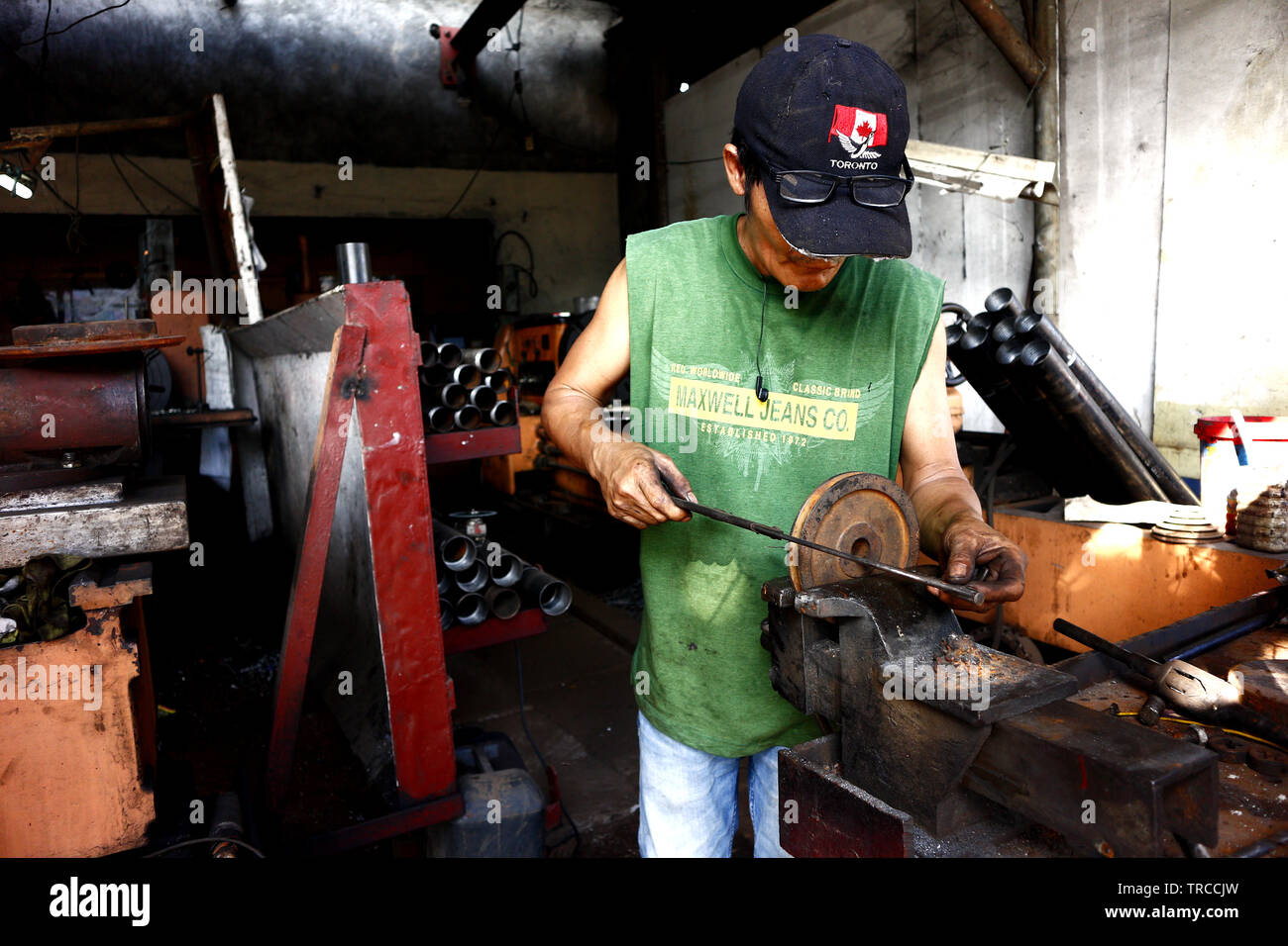 Fabrication shop hi-res stock photography and images - Alamy