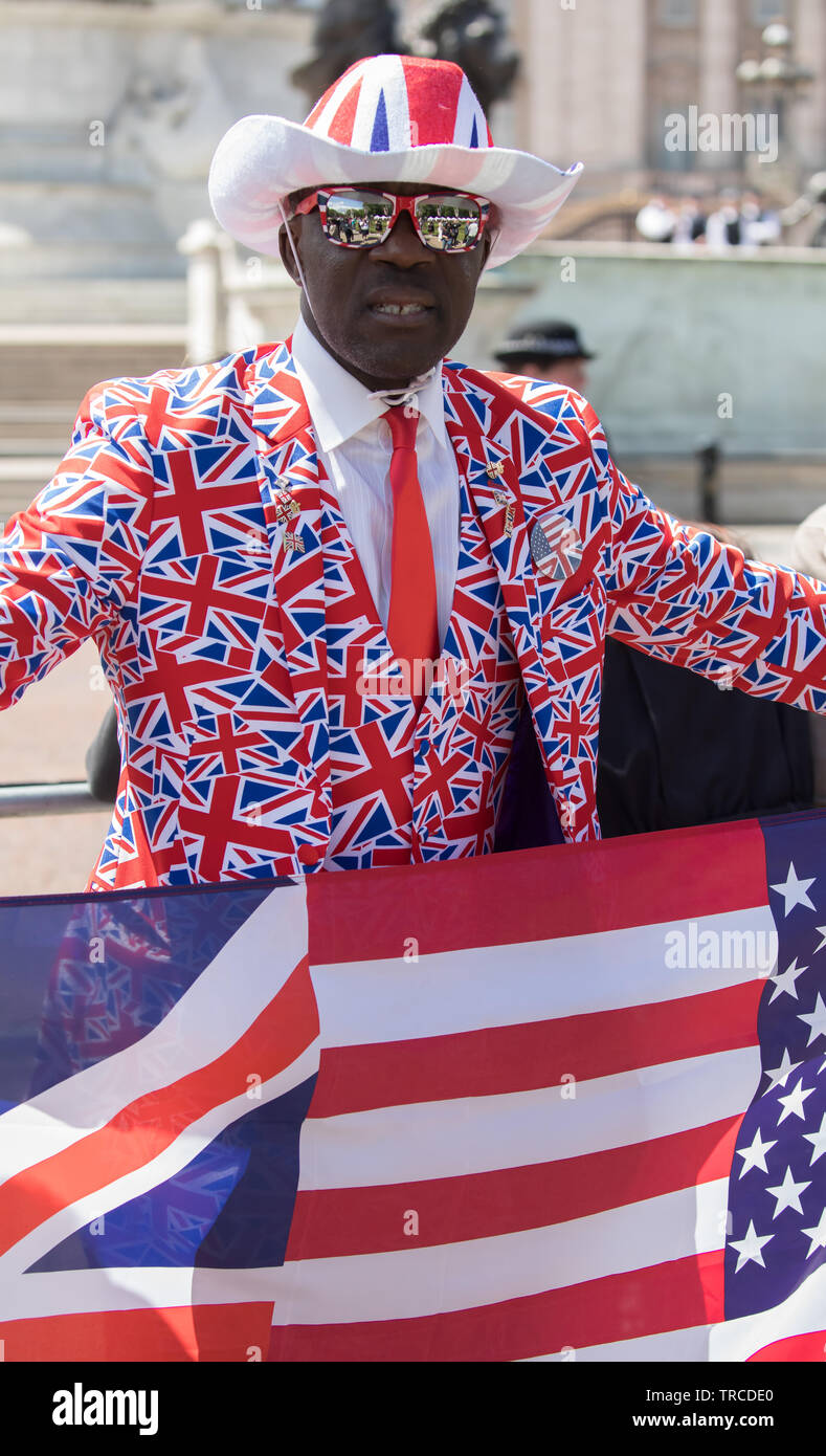 Man dressed in union jack suit hi-res stock photography and images - Alamy