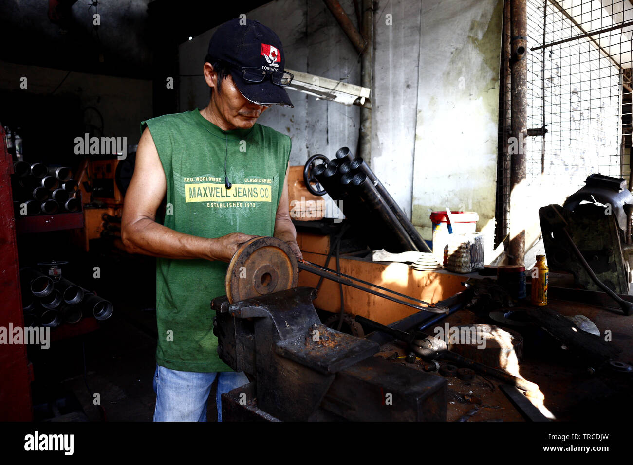 Fabrication shop hi-res stock photography and images - Alamy