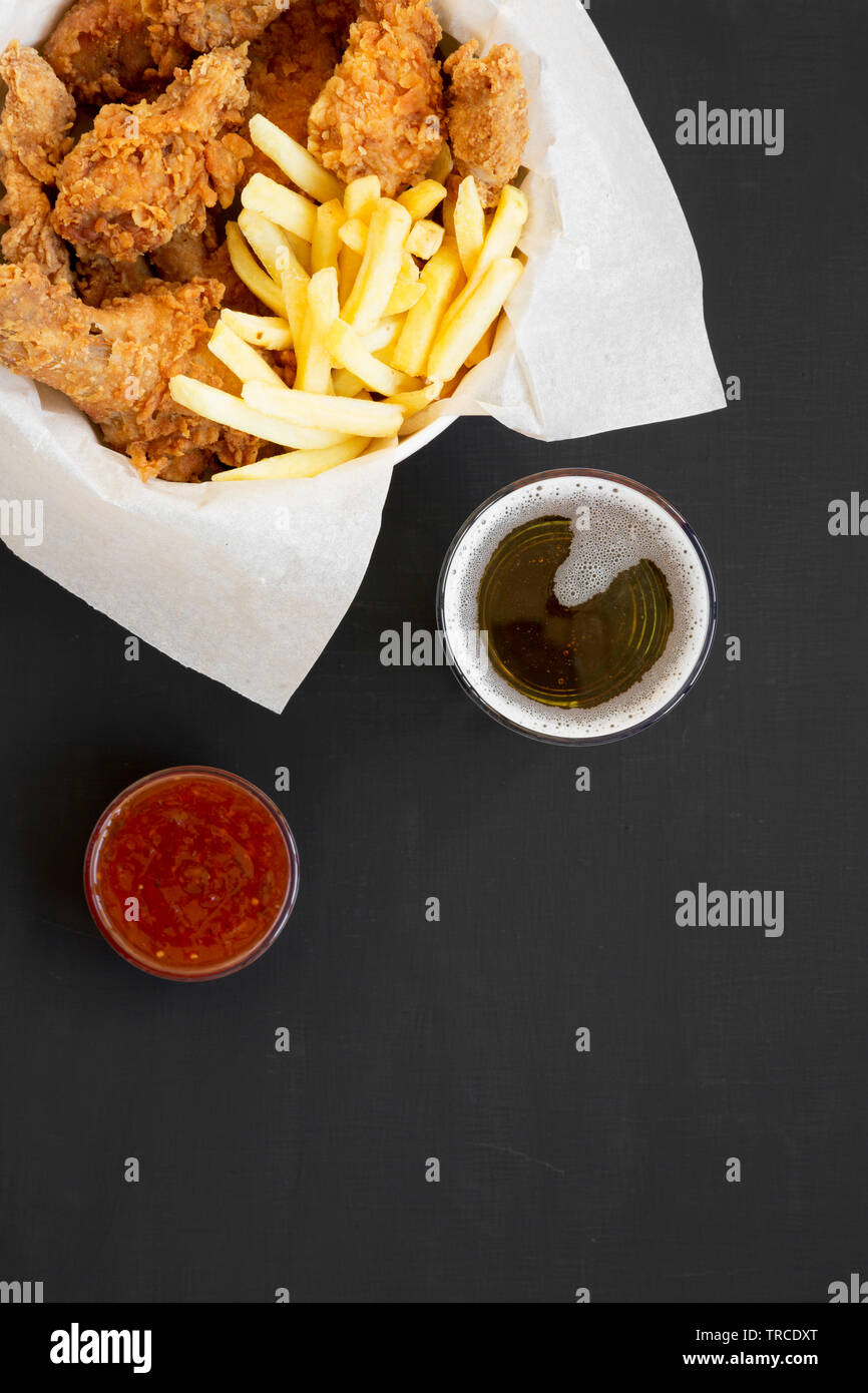 Chicken tenders box hi-res stock photography and images - Alamy