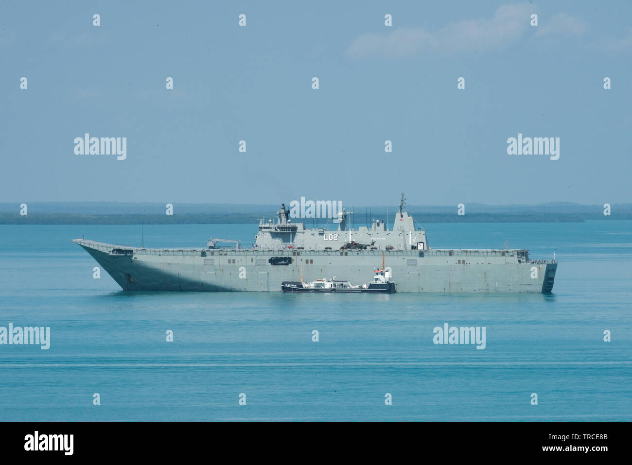 Hmas canberra naval vessel hi-res stock photography and images - Alamy