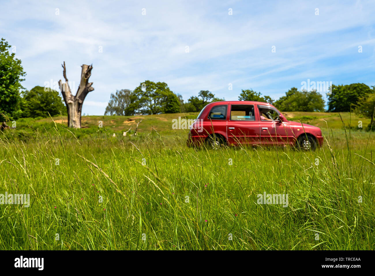 London bus richmond hi-res stock photography and images - Alamy