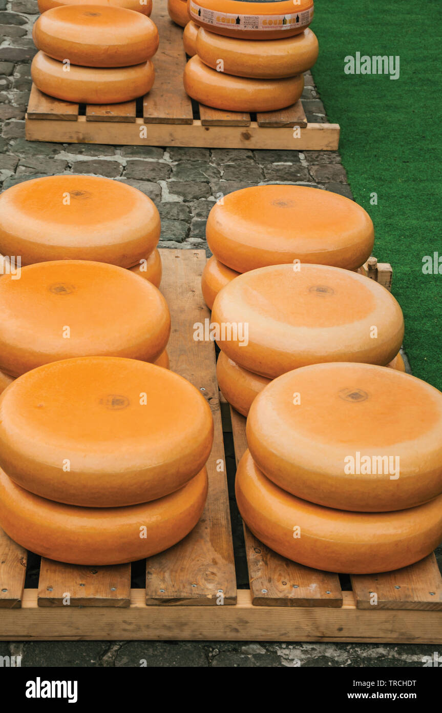 Pallet of cheese hi-res stock photography and images - Alamy