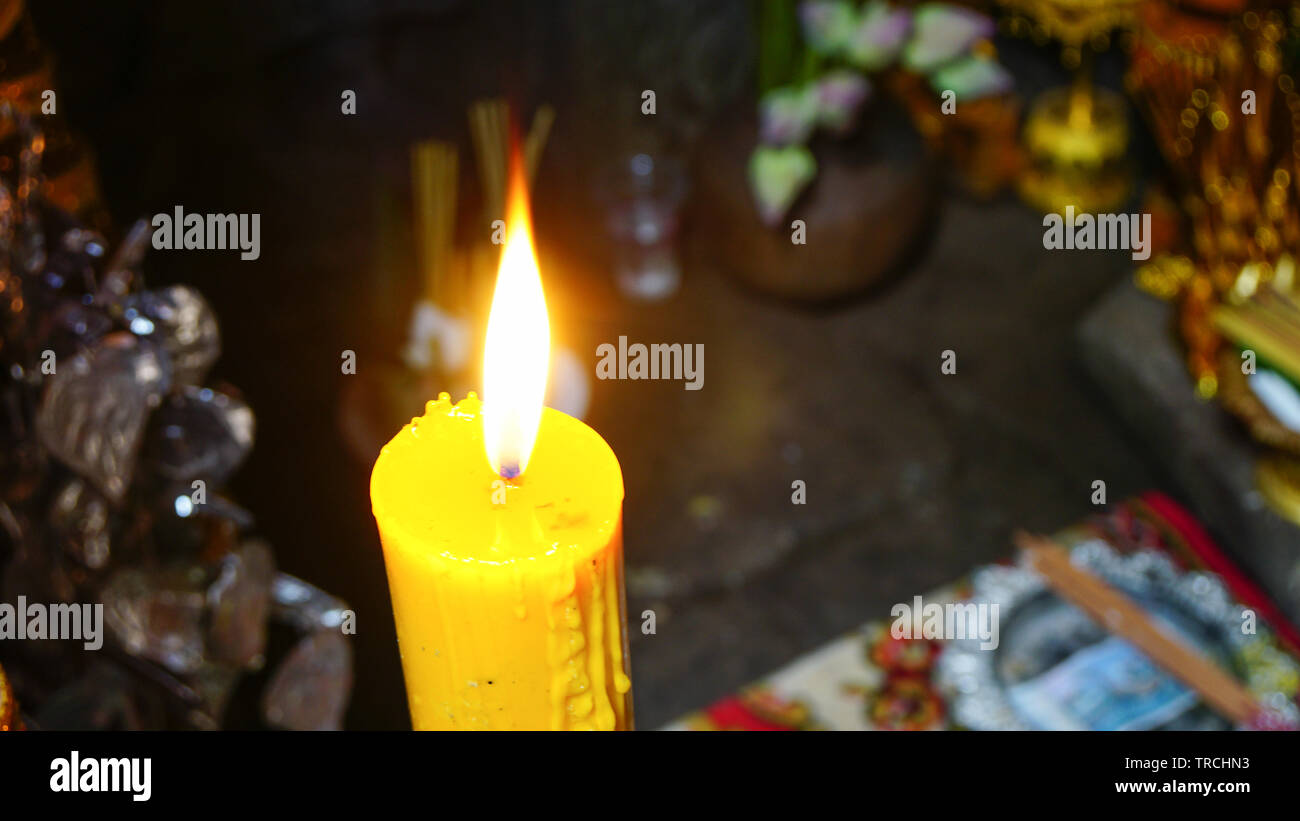 Candle buddhist ceremony wat hi-res stock photography and images - Alamy