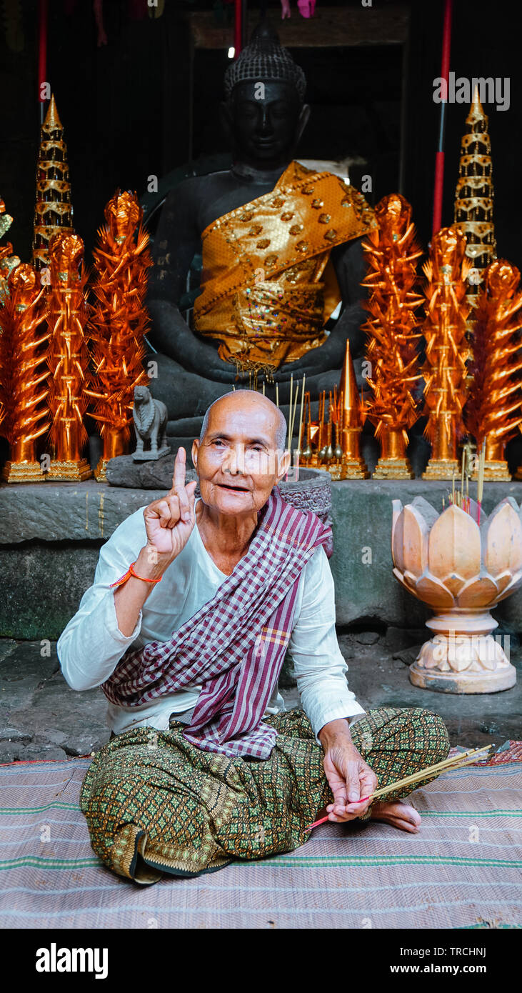 Elderly cambodian woman hi-res stock photography and images - Alamy