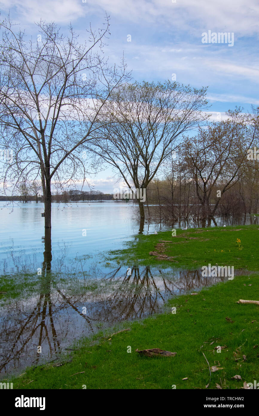Spring flood on Ottawa River, Lake of Two Mountains Stock Photo - Alamy