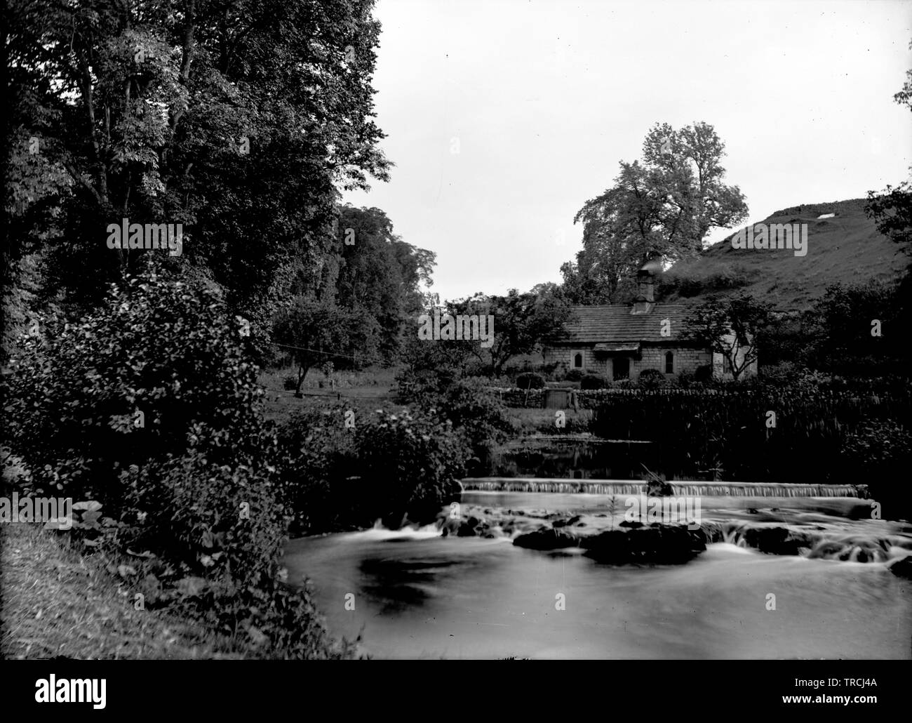 1920s river cottage hi-res stock photography and images - Alamy