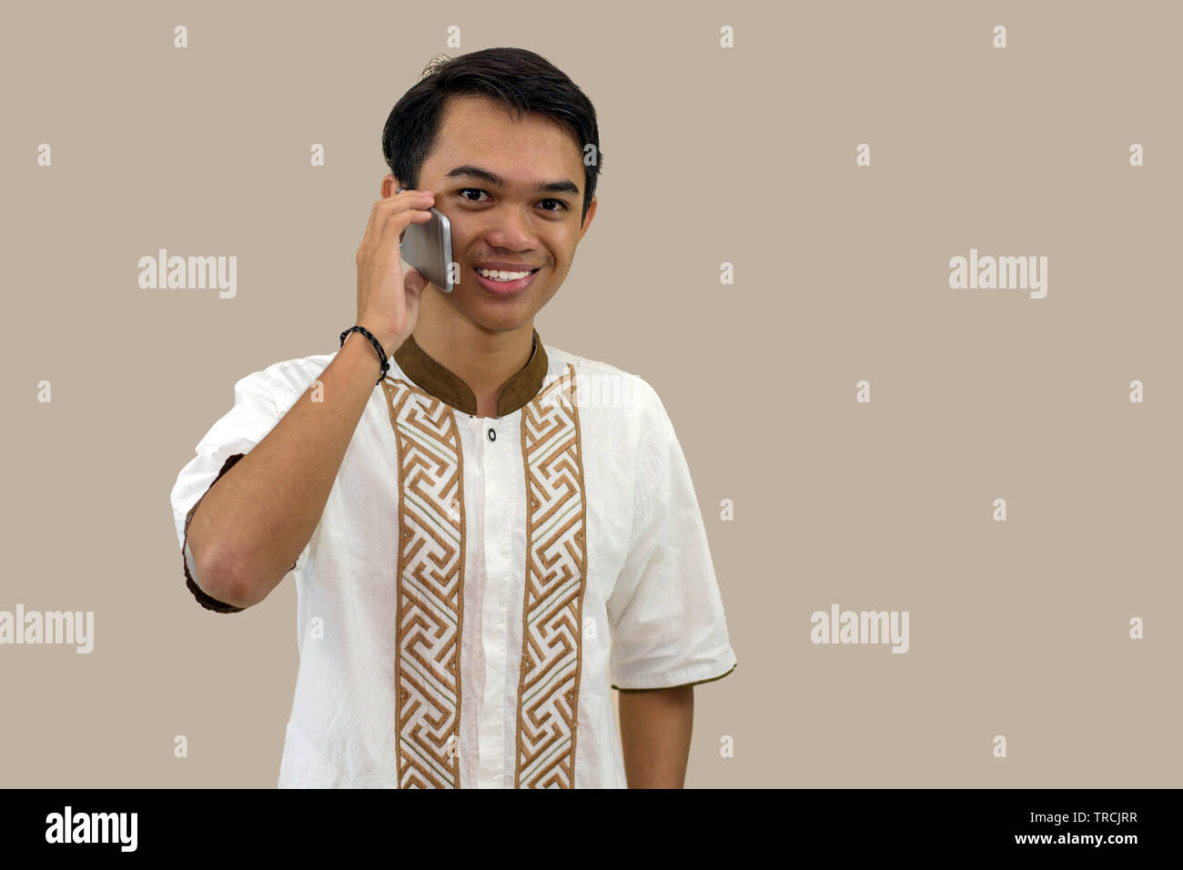 Malaysian malay male man talking hi-res stock photography and images ...
